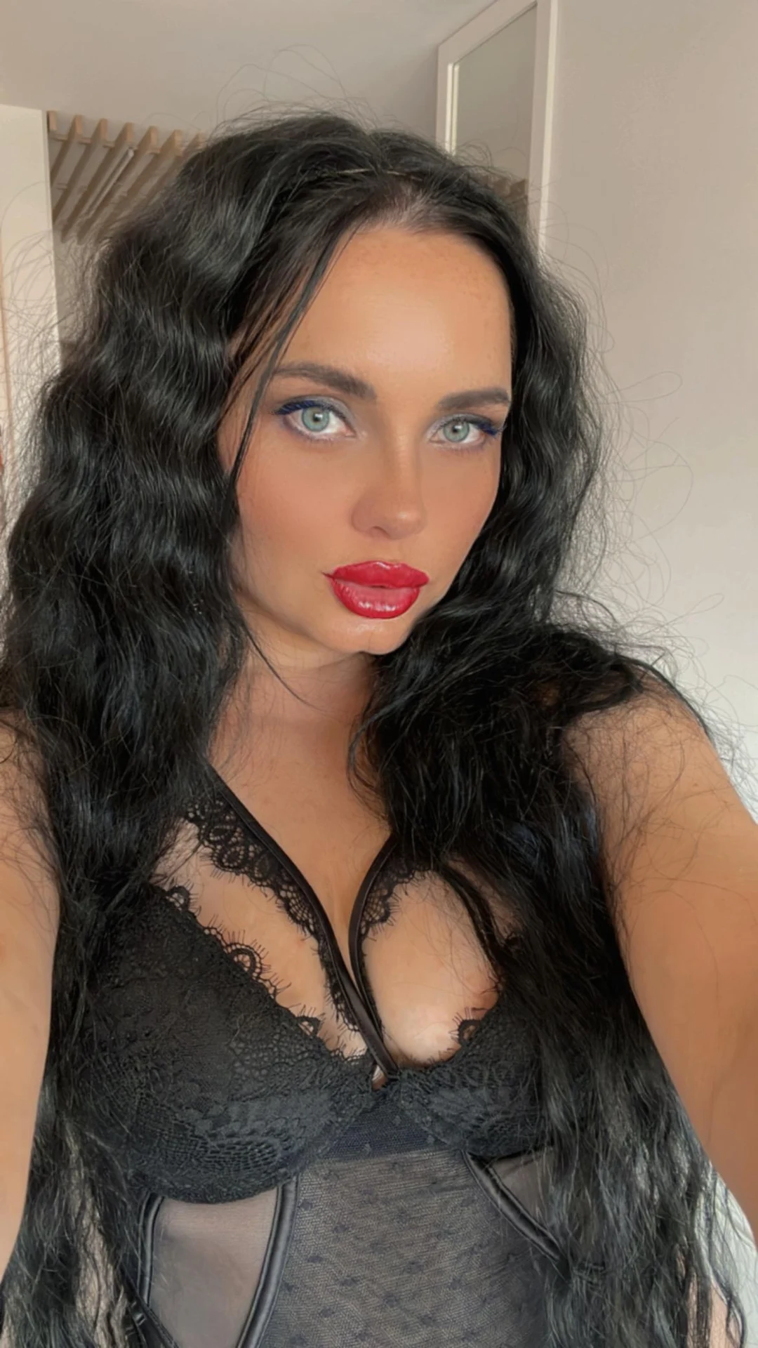 My soft body is great for touching | Scrolller