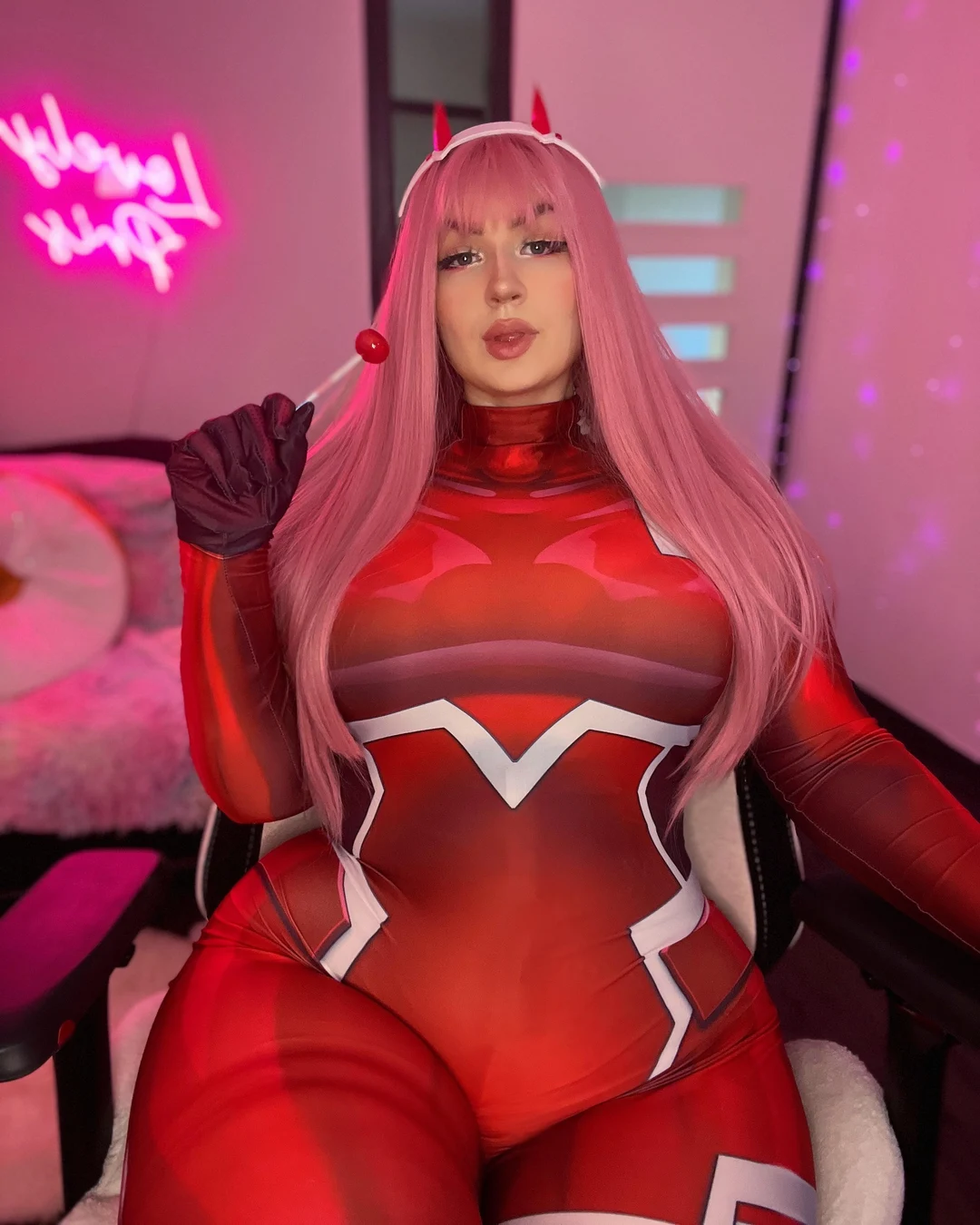 Thicc thighs Zero Two😍 | Scrolller