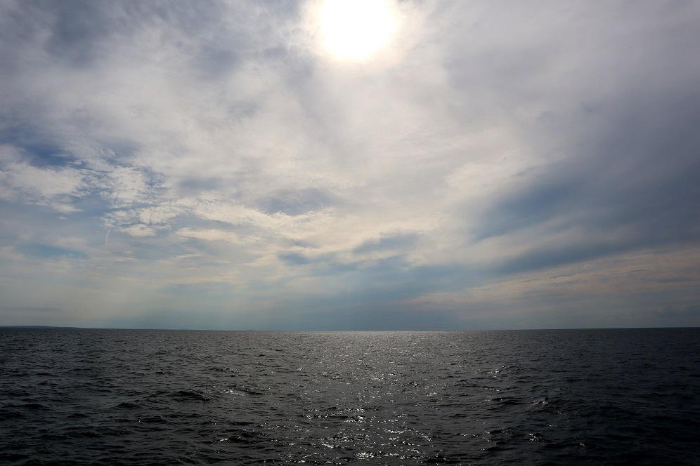 High contrast, looks like sky and water from 2 different days [OC] | Scrolller