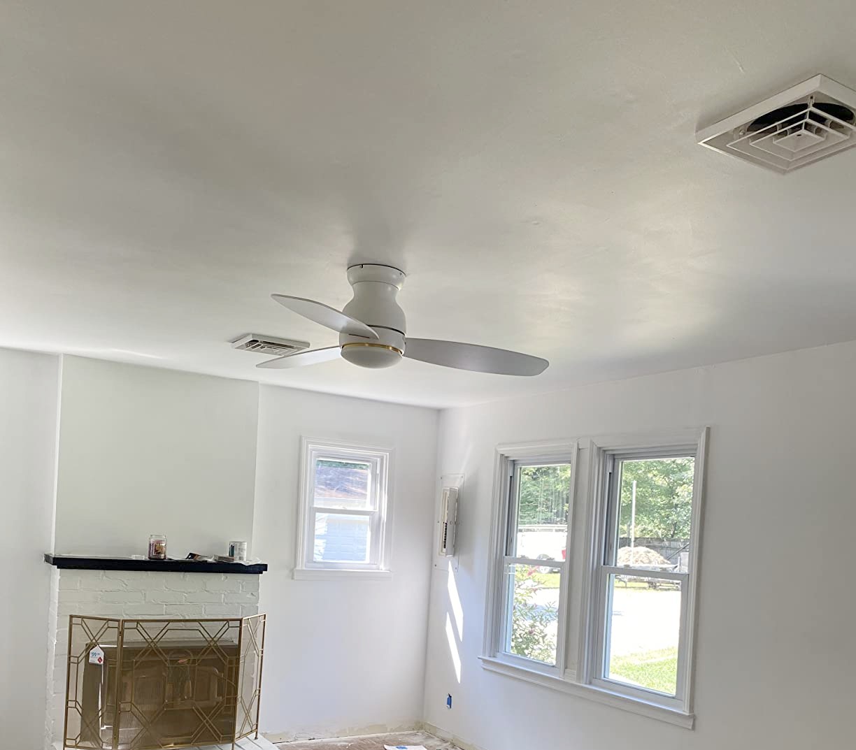 She is lovely and quiet. | Scrolller