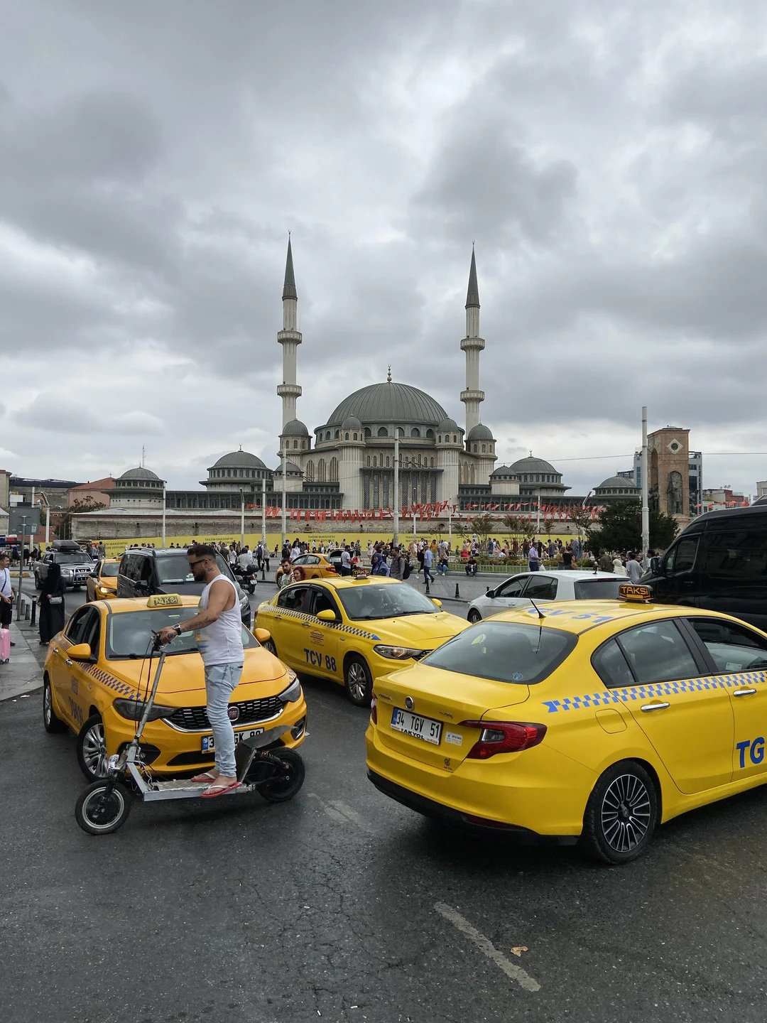 Loved the beauty and the chaos of Istanbul | Scrolller