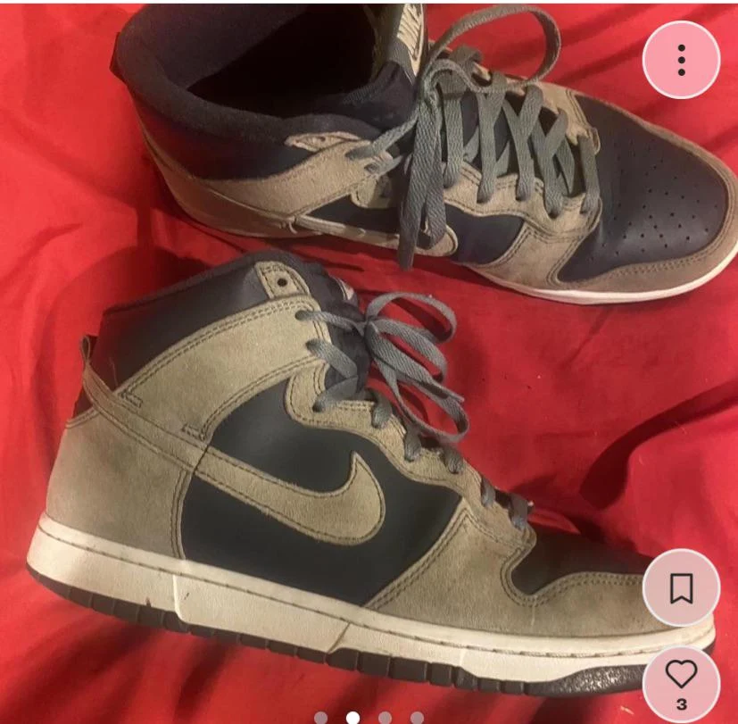 Does anyone know the ID of these dunks ? I got em for 20$ waiting for them to come in | Scrolller