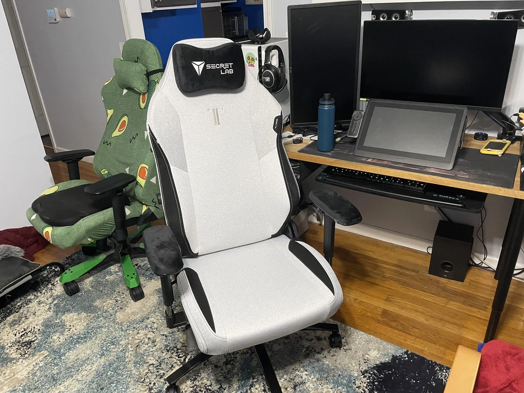 Just got my new chair! #Secretlab | Scrolller
