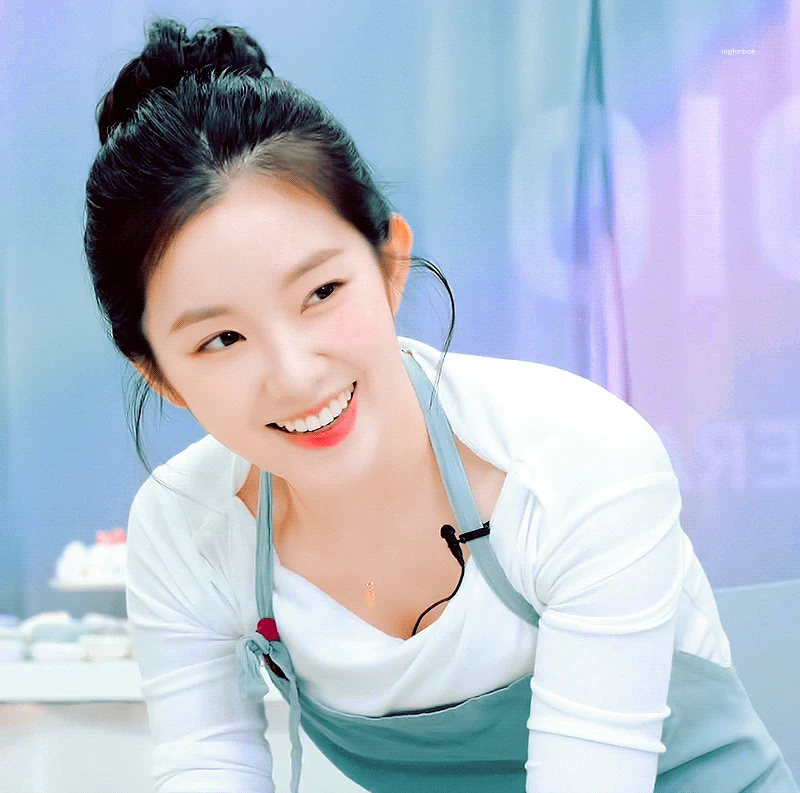 230329 Irene | Scrolller