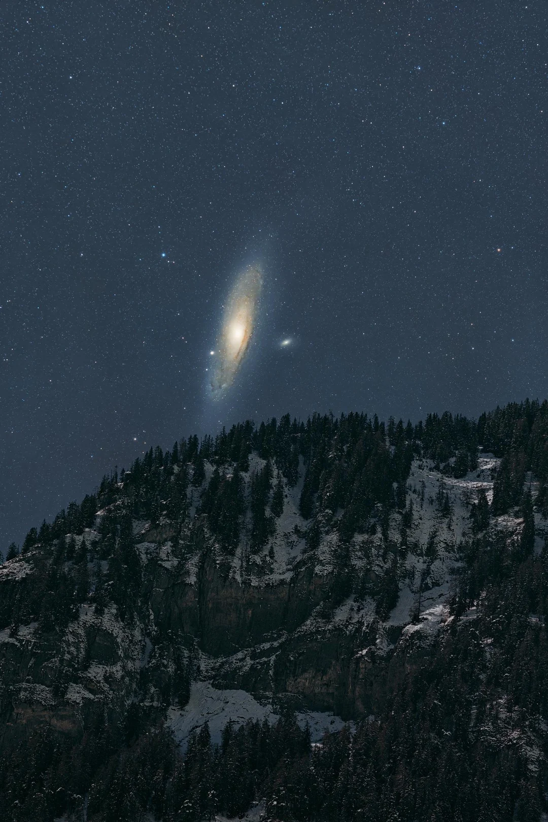 The amazing Andromeda galaxy viewable over the Swiss Alps (by Dzmitry Kananovich) | Scrolller