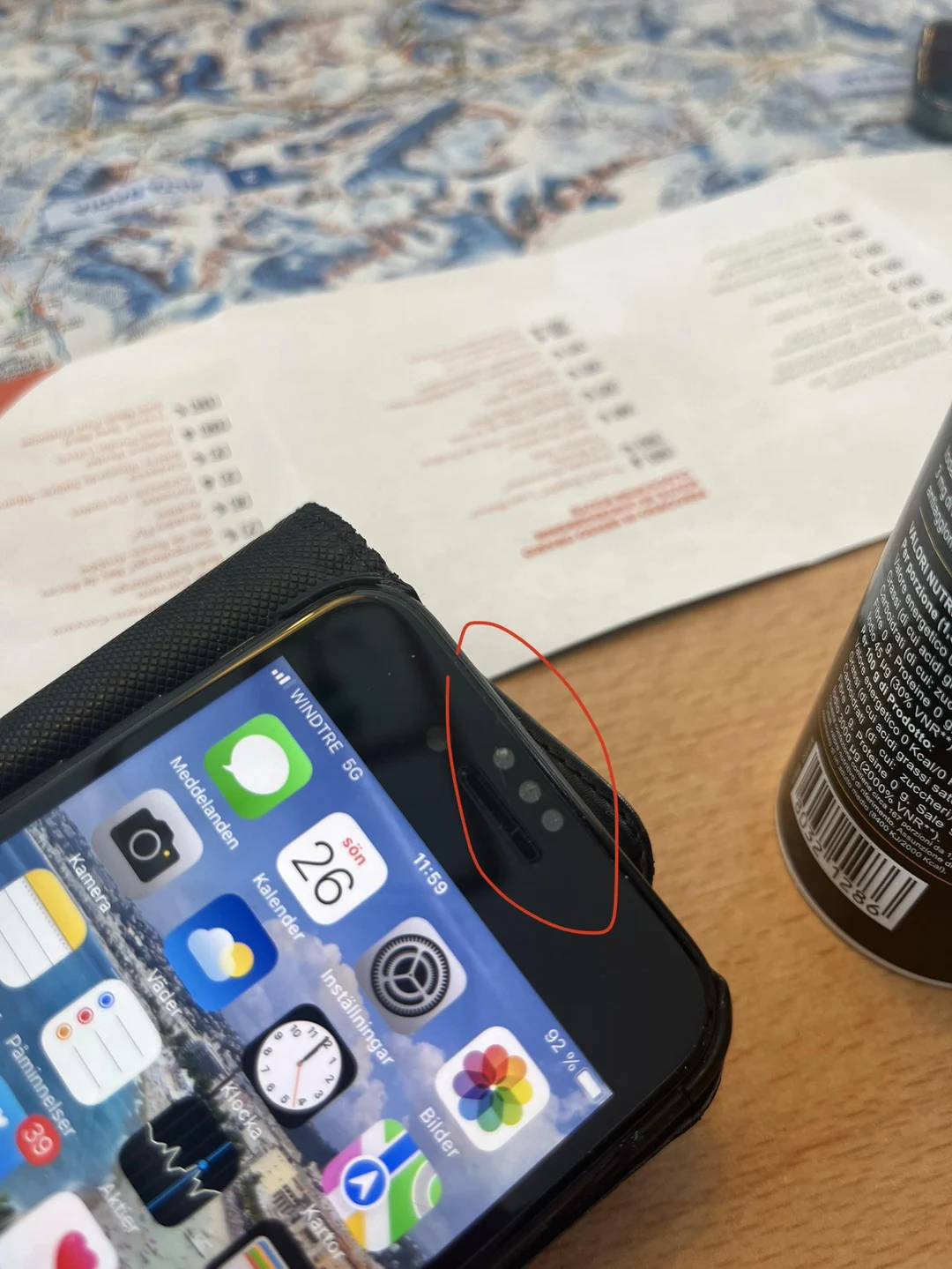 What are these extra sensors / cameras on my dads iphone? | Scrolller