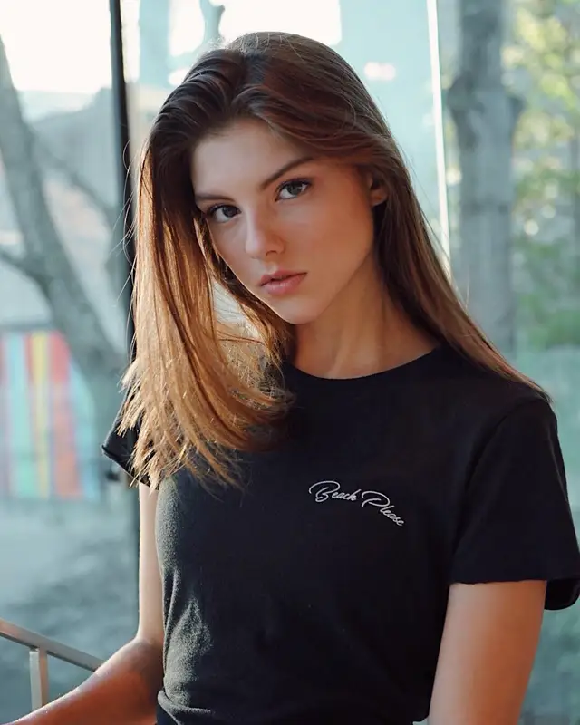 Ray Marie Morris | Scrolller