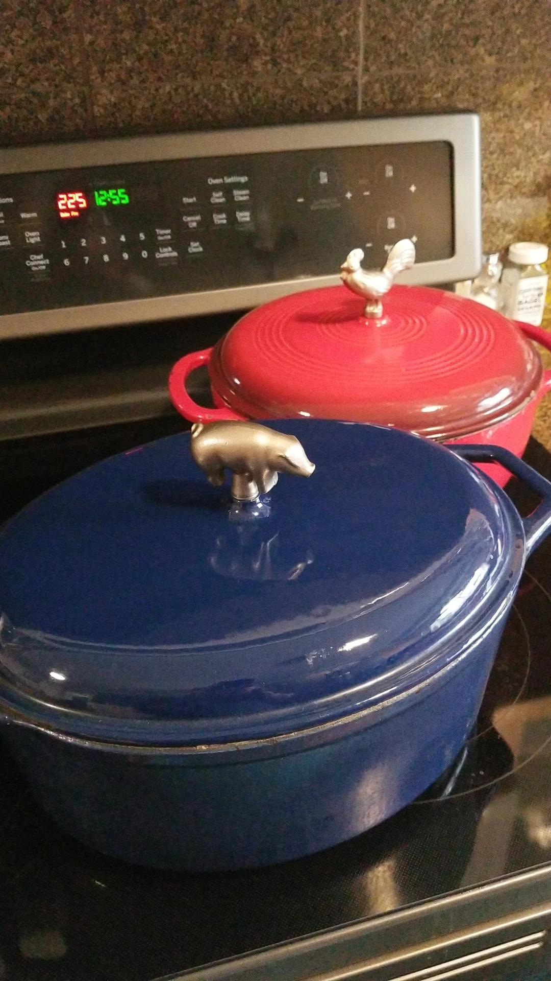 Staub knobs | Scrolller