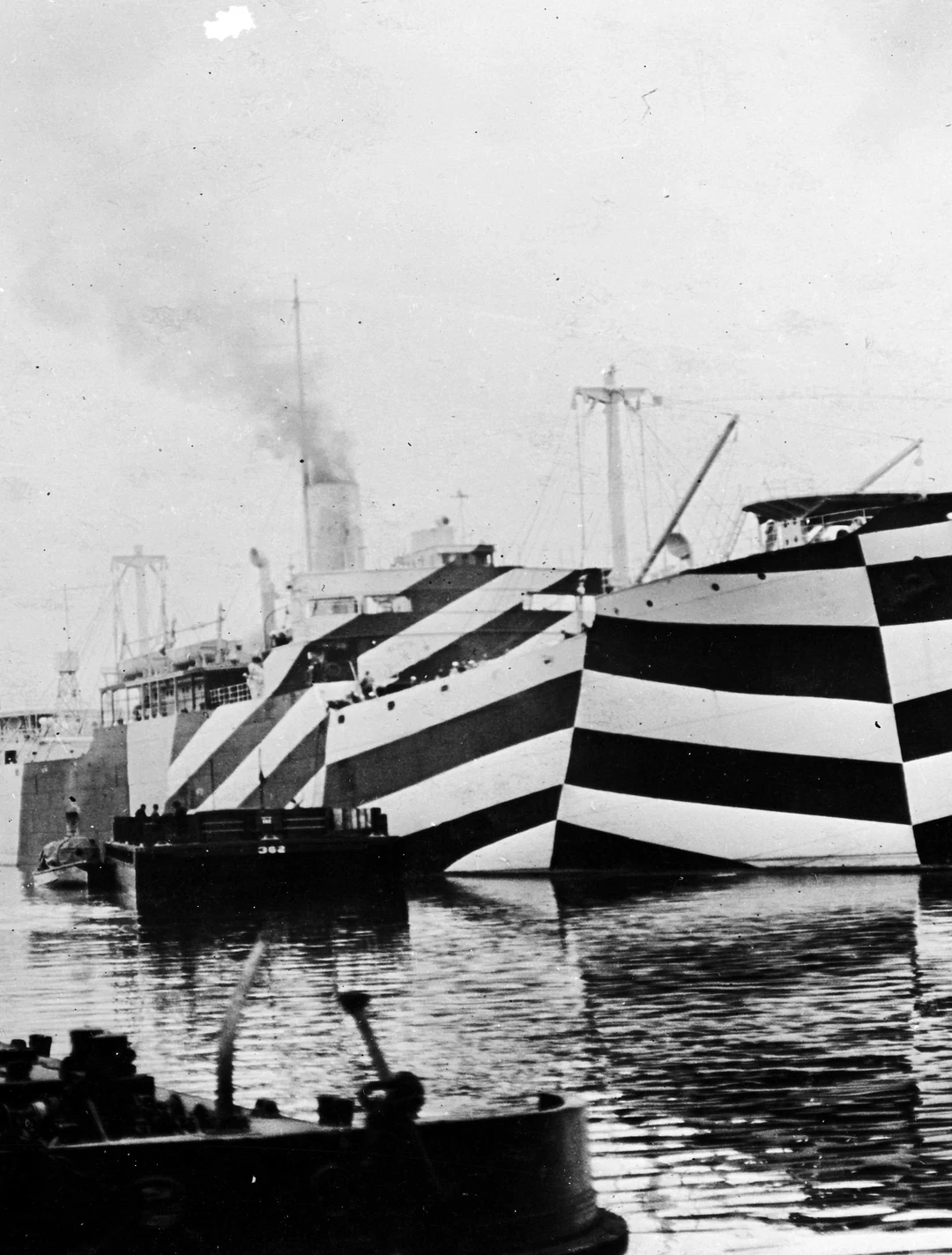 WWI Ship painted in Dazzle Camouflage, used to conceal their direction and speed [2645 x 3488 ...