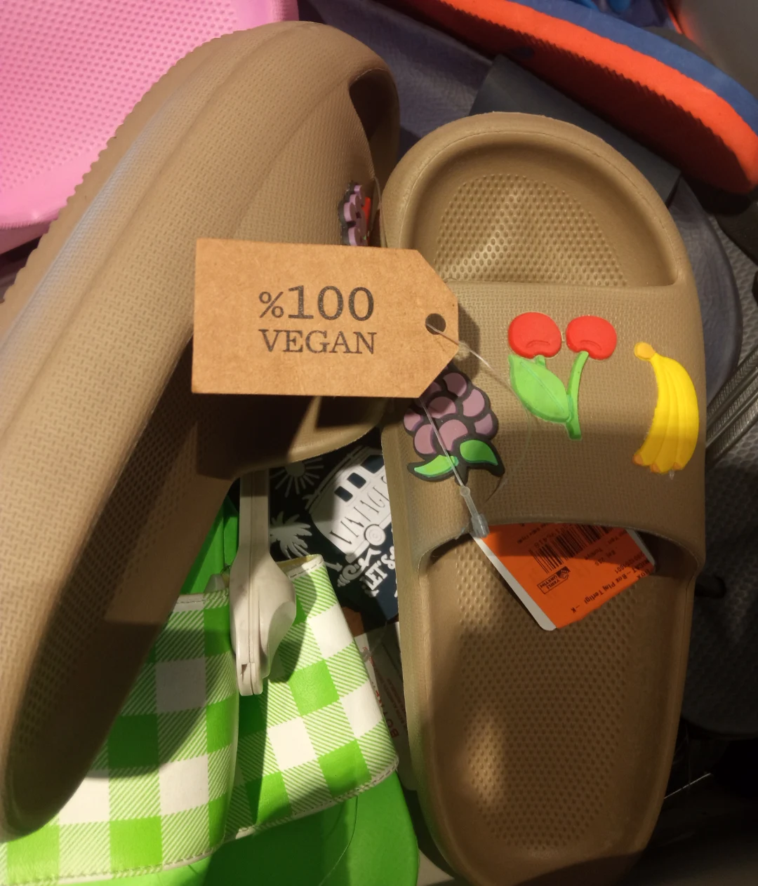 Manager: Ok, any ideas to not get slandered by vegans? This one guy: | Scrolller