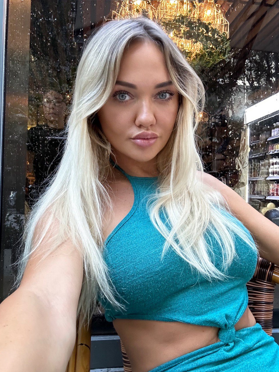 Blue temptation xoxo | Scrolller