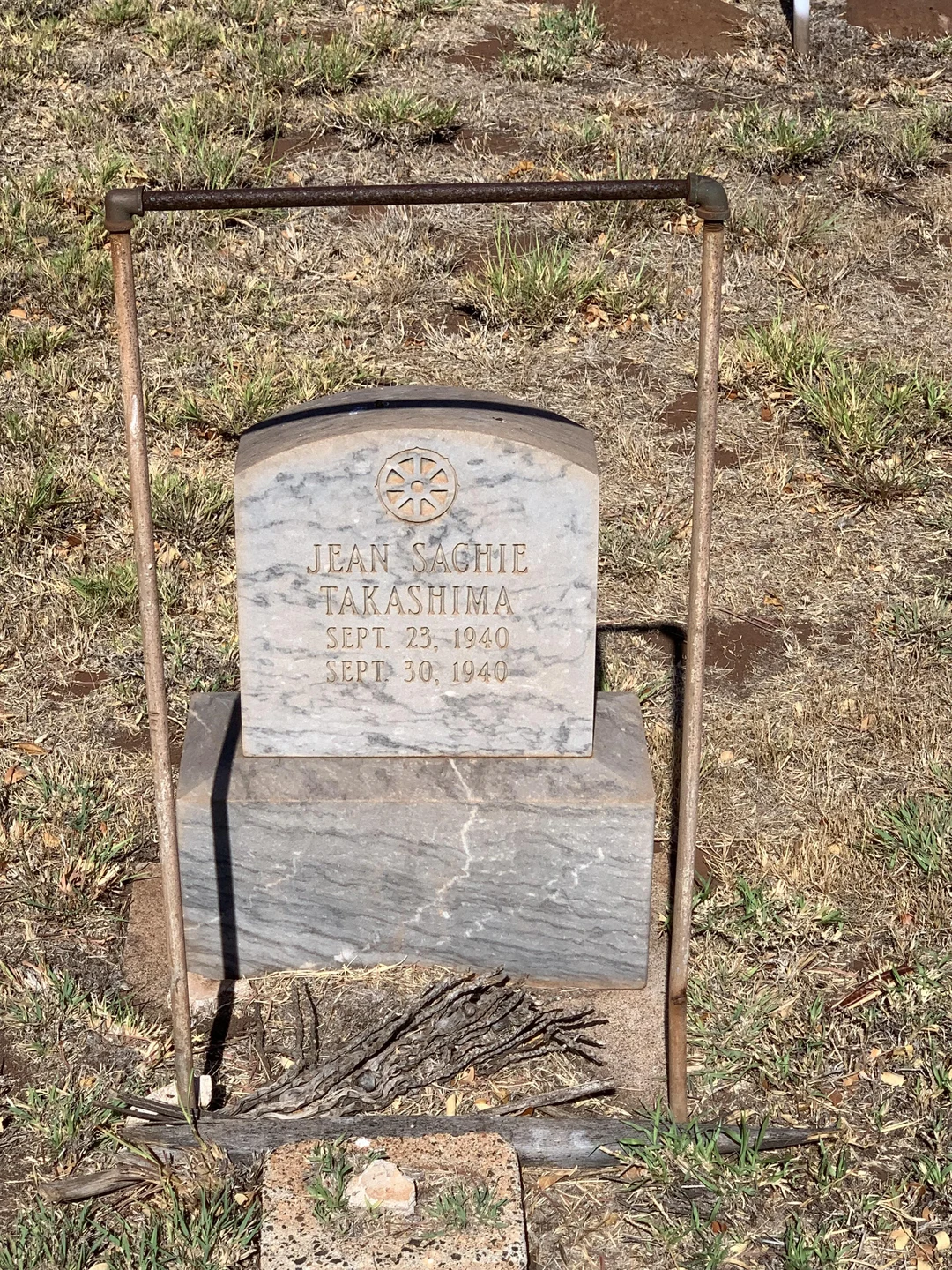 Child’s grave in Maui | Scrolller
