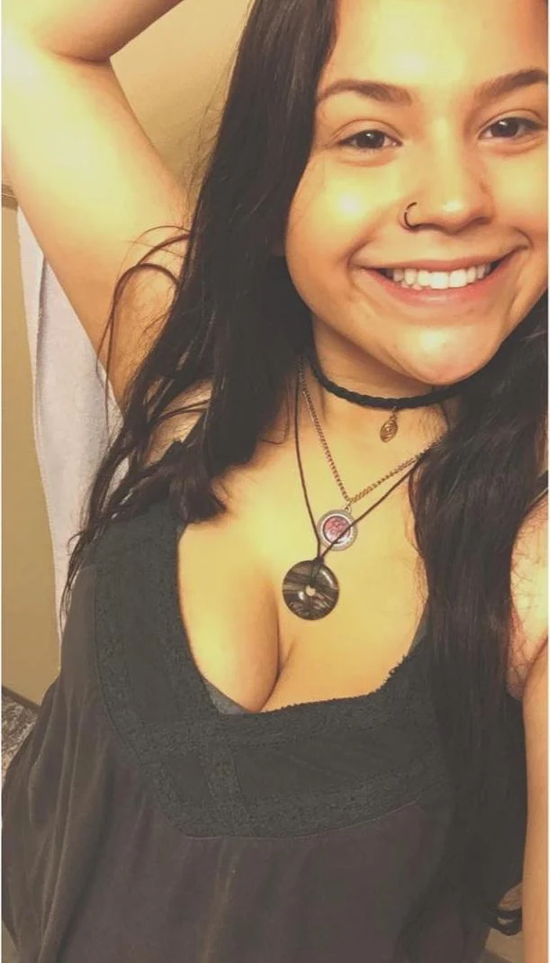 peeking through | Scrolller