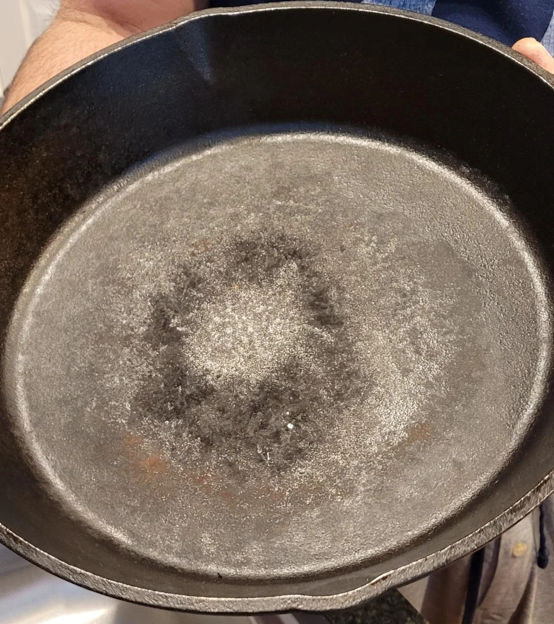 HELP! Is this pan salvageable? If so, how? TIA | Scrolller