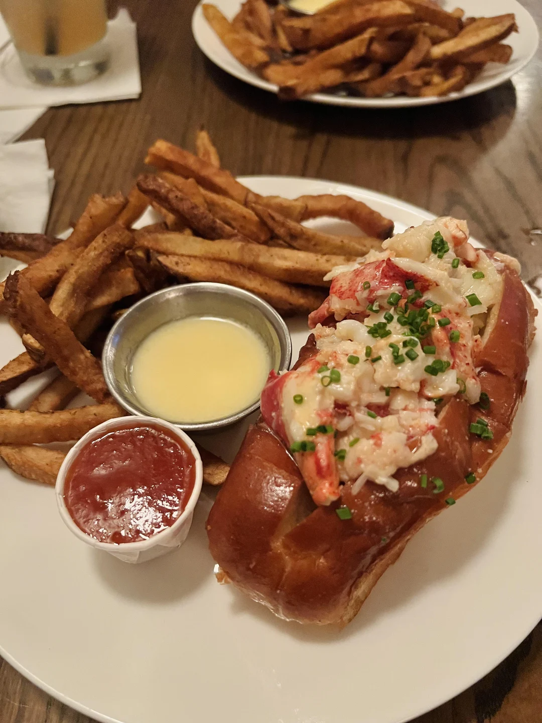 Just had this lobster roll in Baltimore. What kind of bread is this bun? | Scrolller
