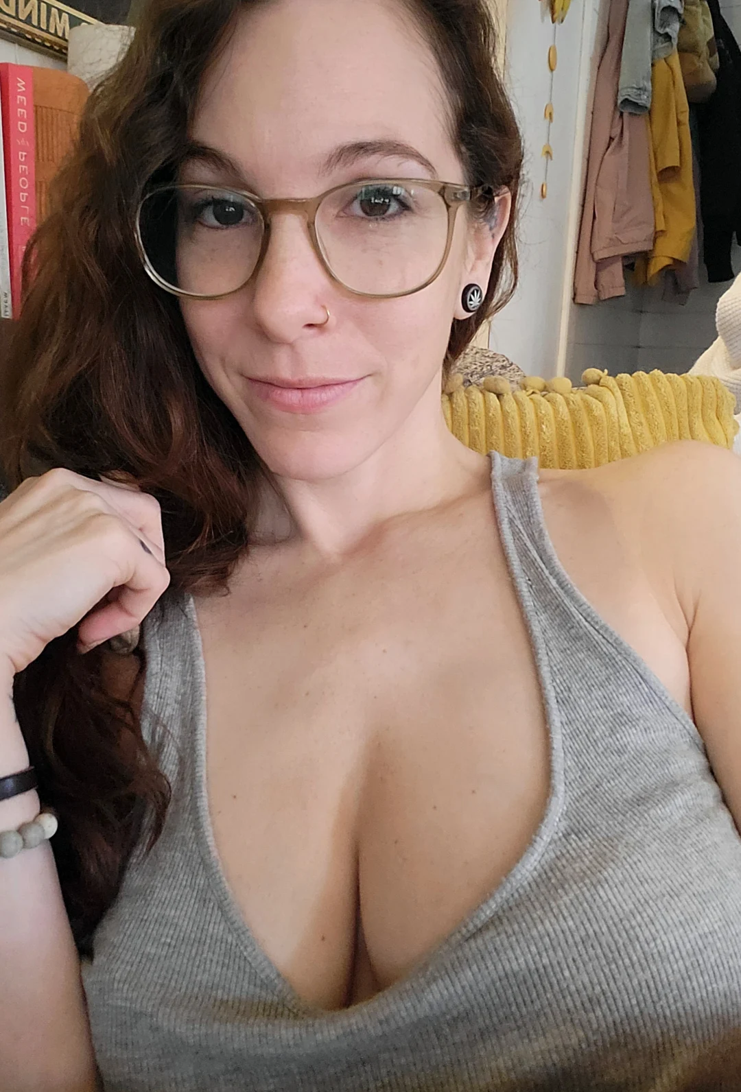 Another comfy and braless morning :) | Scrolller