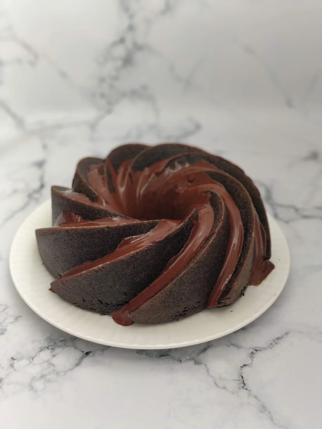 Chocolate Bundt cake with ganache glaze | Scrolller
