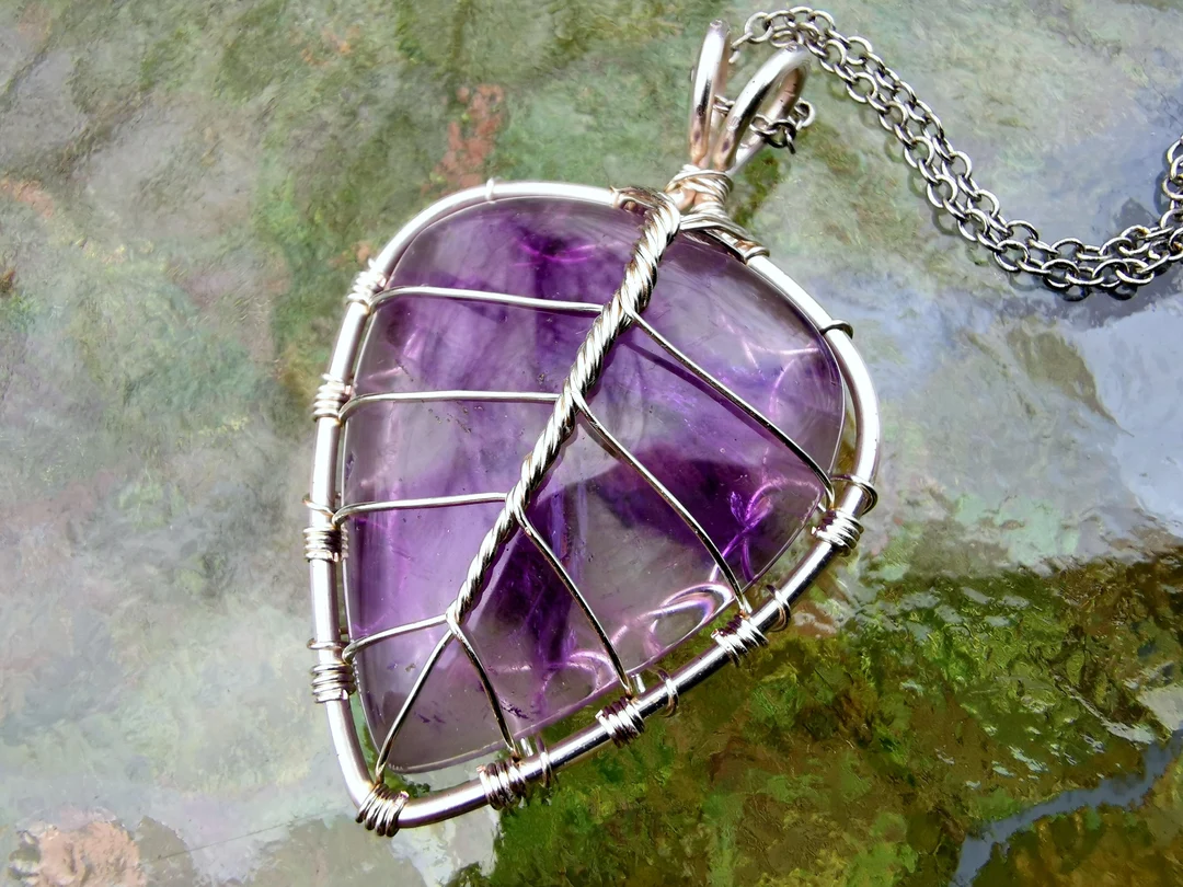 Leaf pendant, buffyferry, wire, amethyst gemstone, 2024 | Scrolller