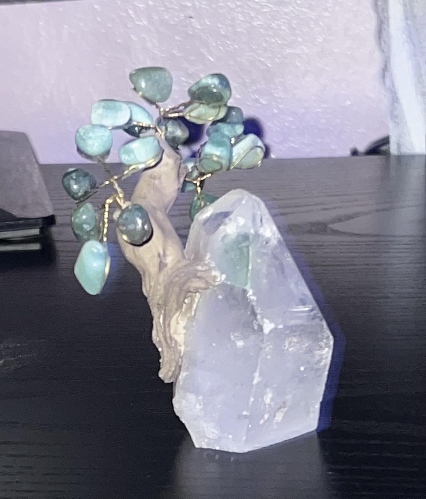 Unknown green stones | Scrolller