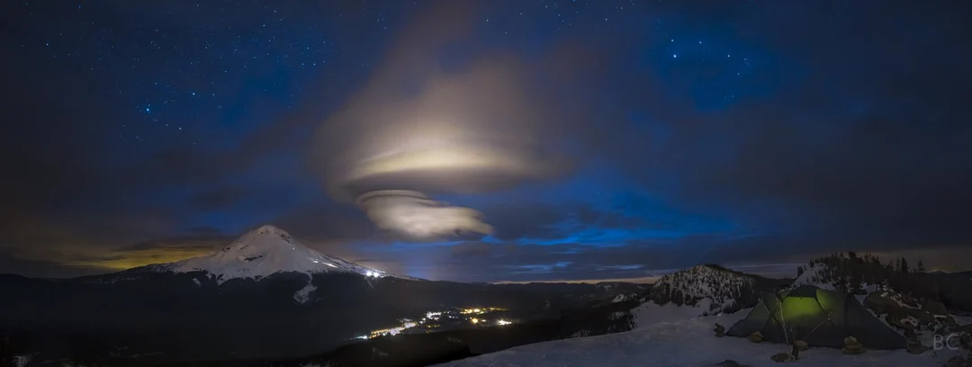Mt. Hood and a Lenticular Cloud | Scrolller