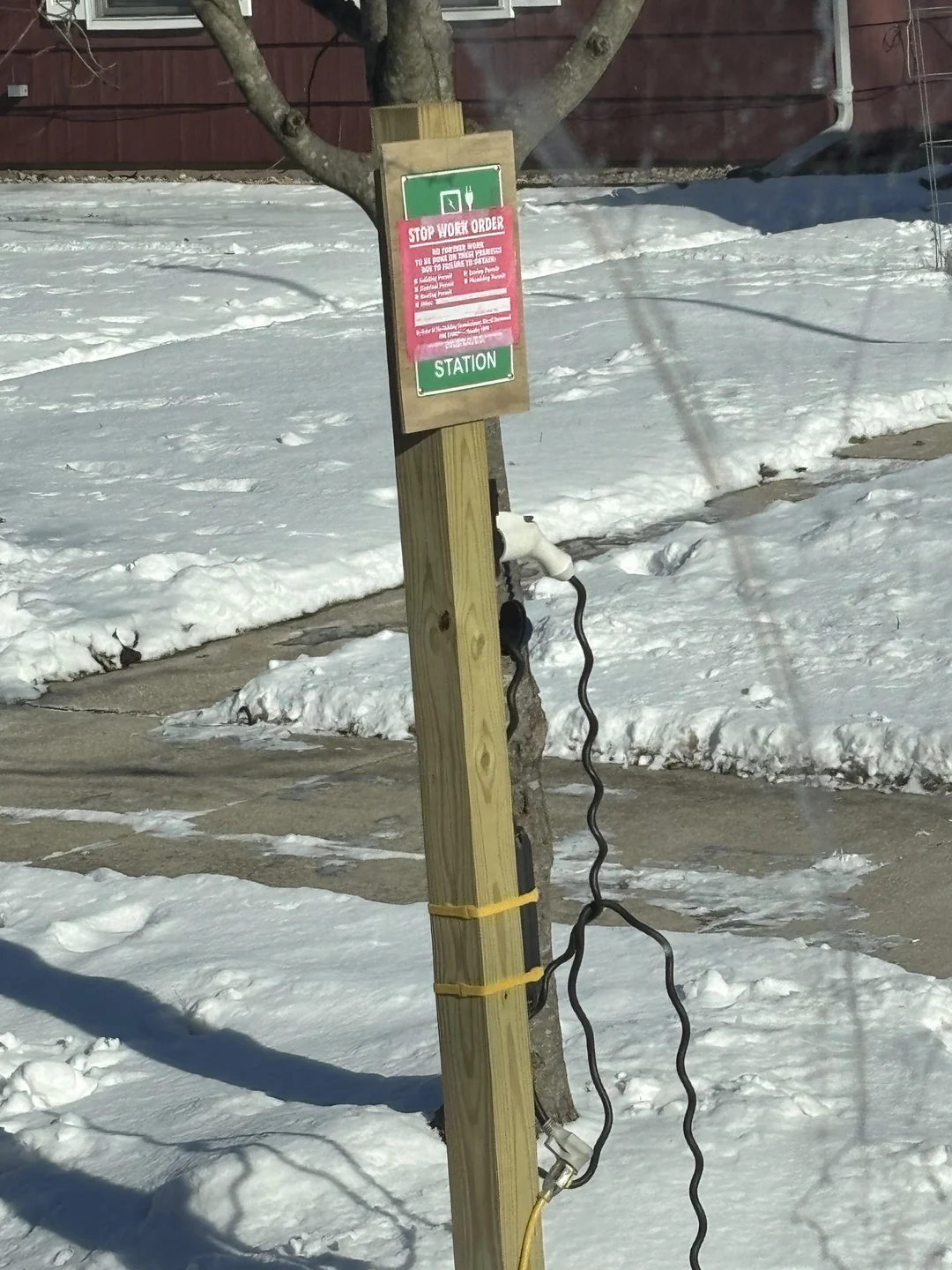 I just don’t know why? Charging station. | Scrolller