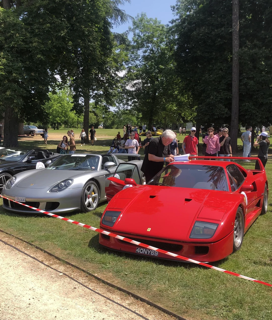Porsche Carrera GT and Ferrari F40 together at a charity rally. Lyon, France [2582x3037] | Scrolller