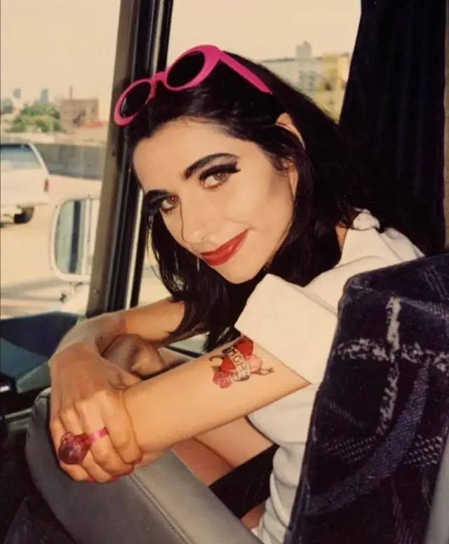 PJ Harvey in the early 90s | Scrolller