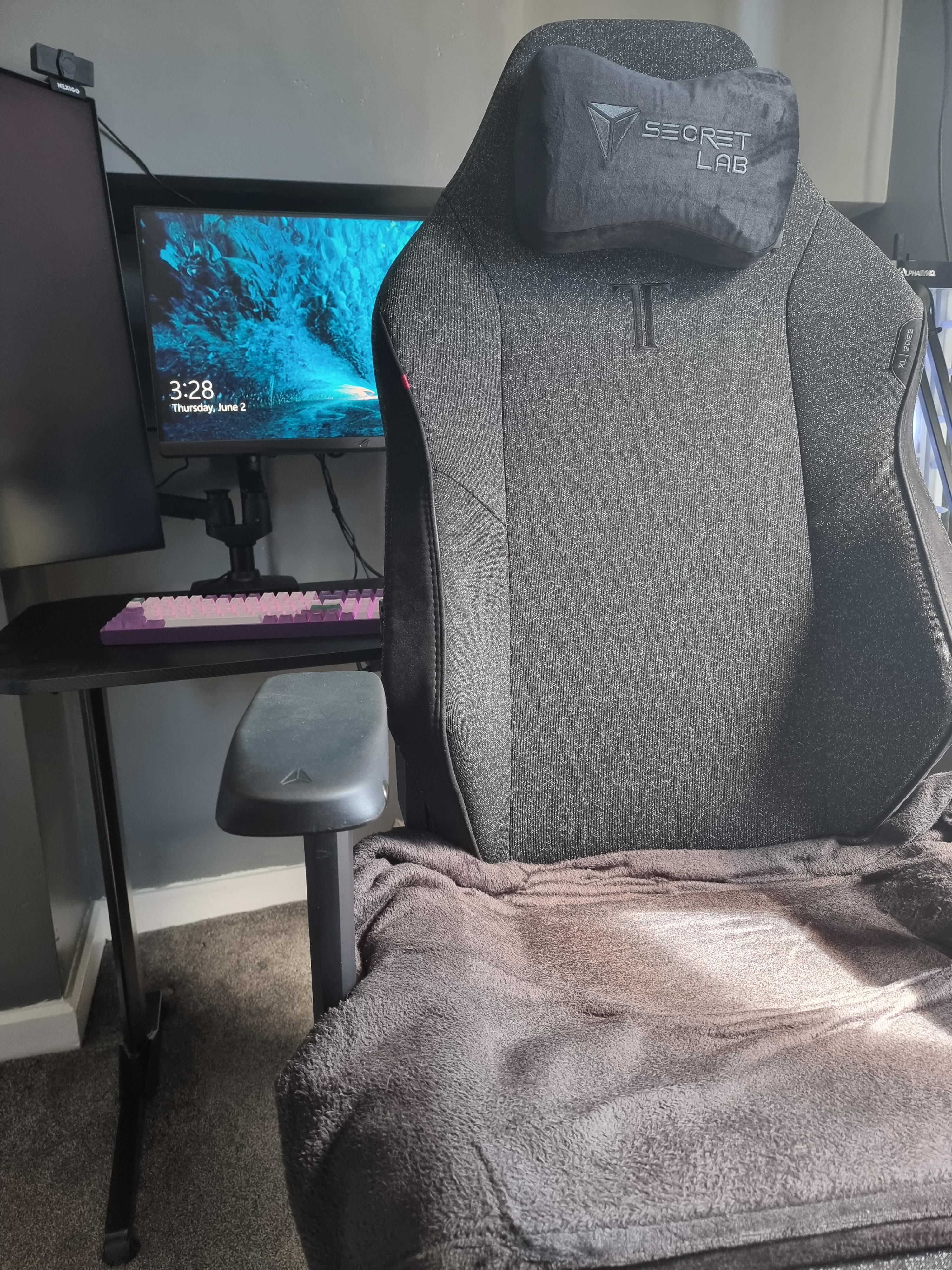 secretlab chair! | Scrolller