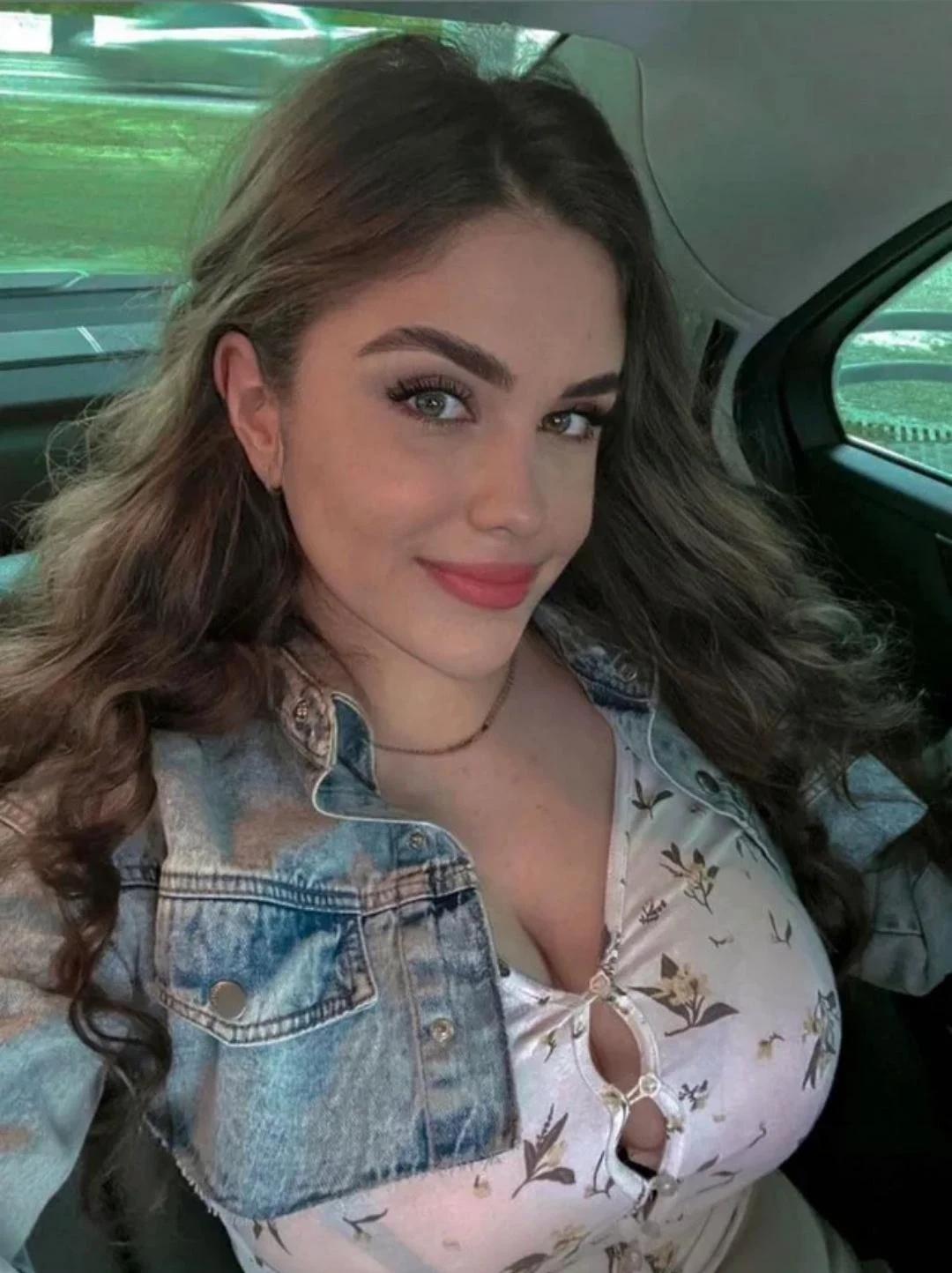 button poppers | Scrolller