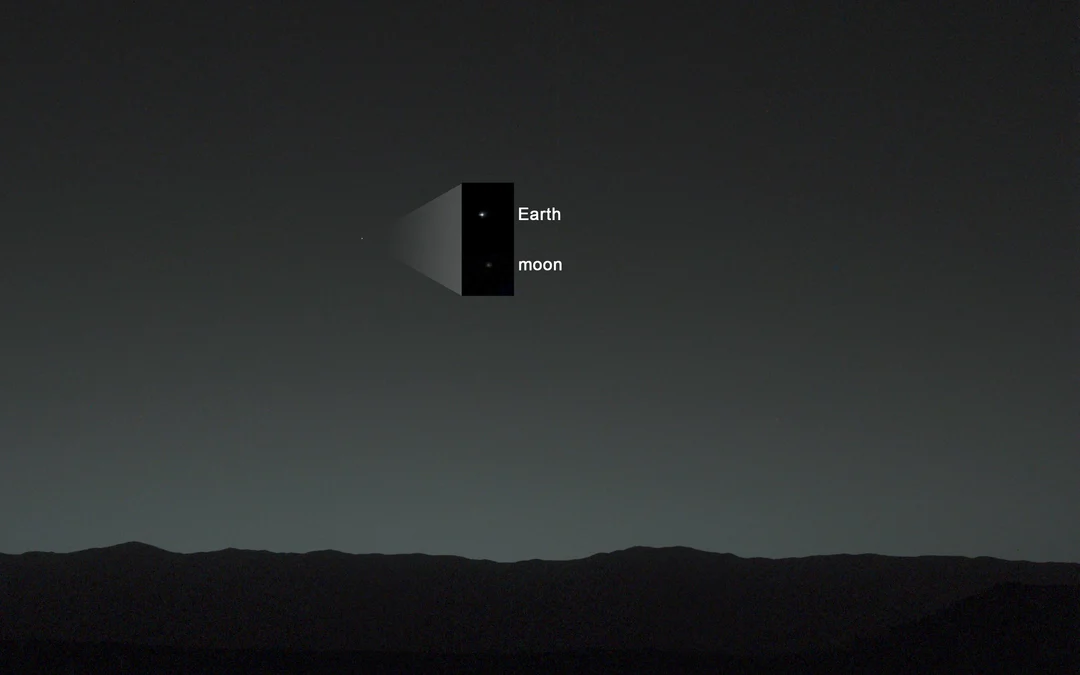 The Earth and Moon, visible from the surface of Mars | Scrolller