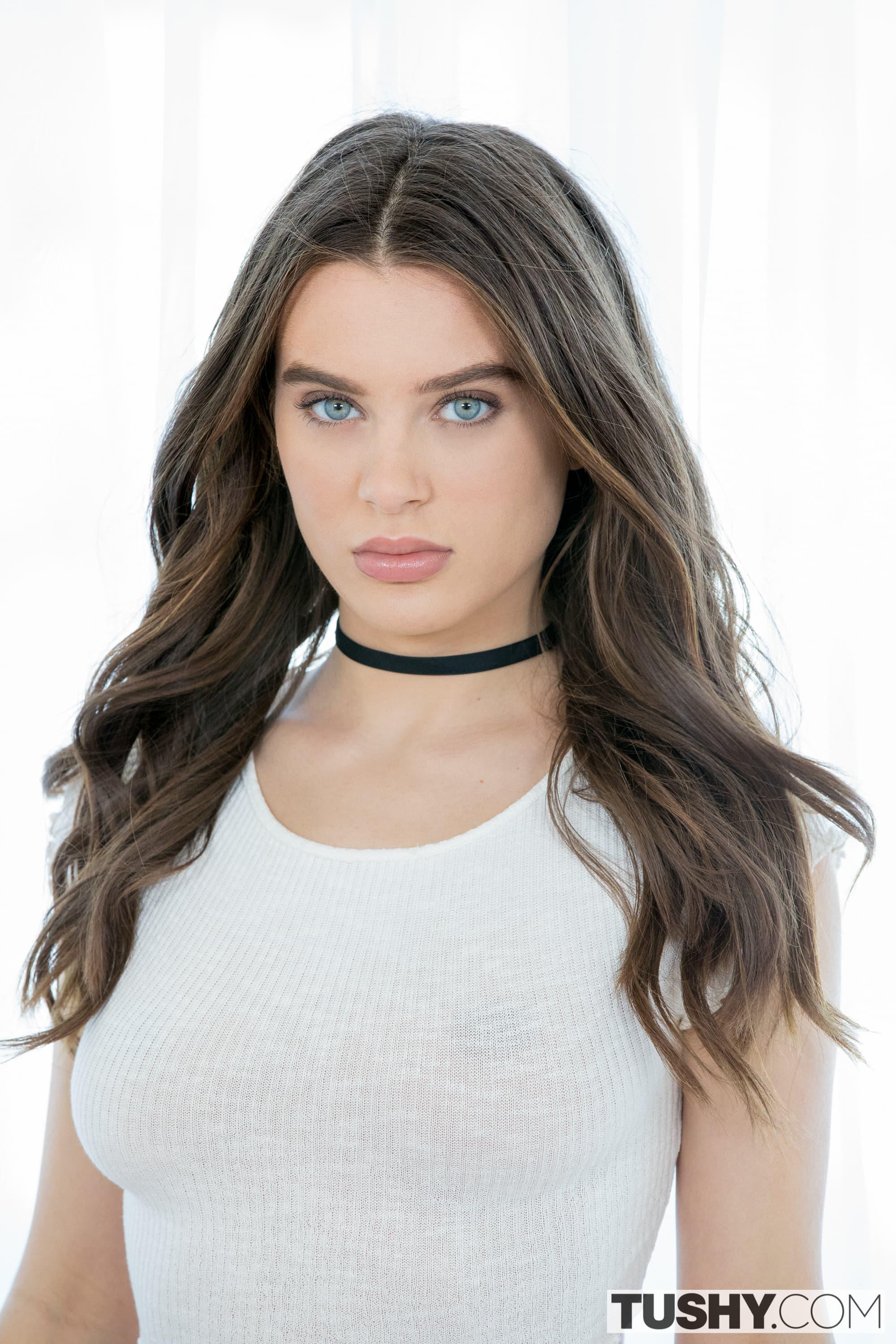 Lana Rhoades | Scrolller