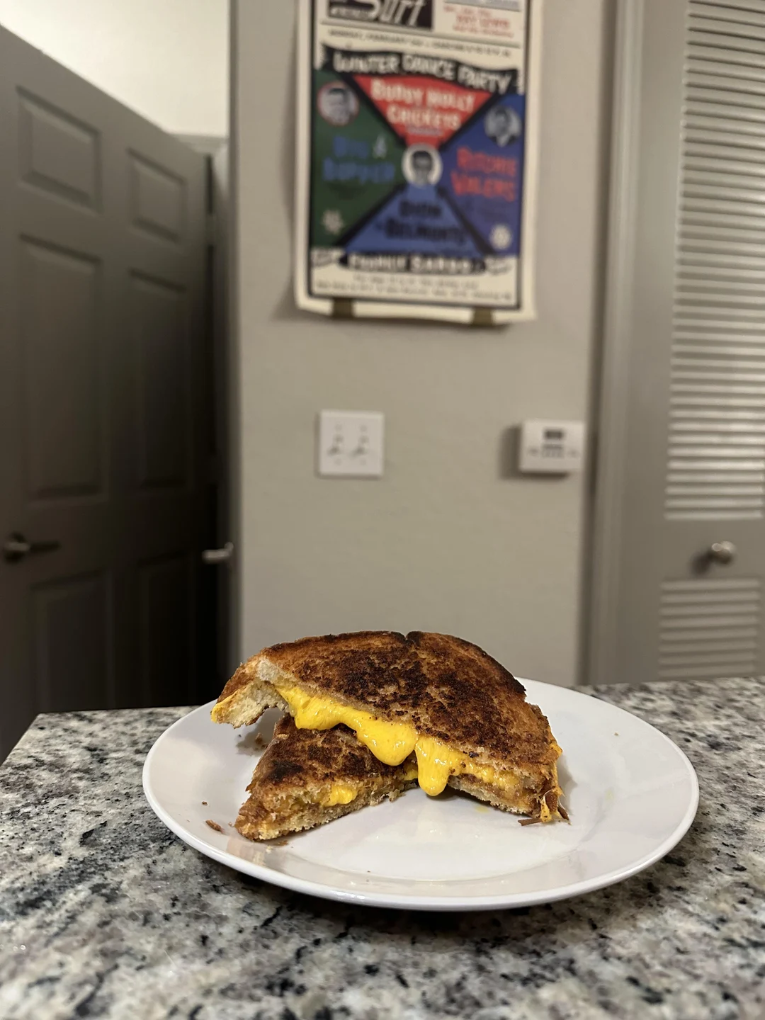 Just the basics. Cheddar, white bread and lots of butter. | Scrolller
