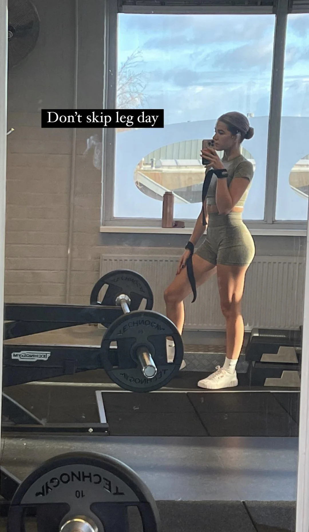 Jade Anna | Scrolller