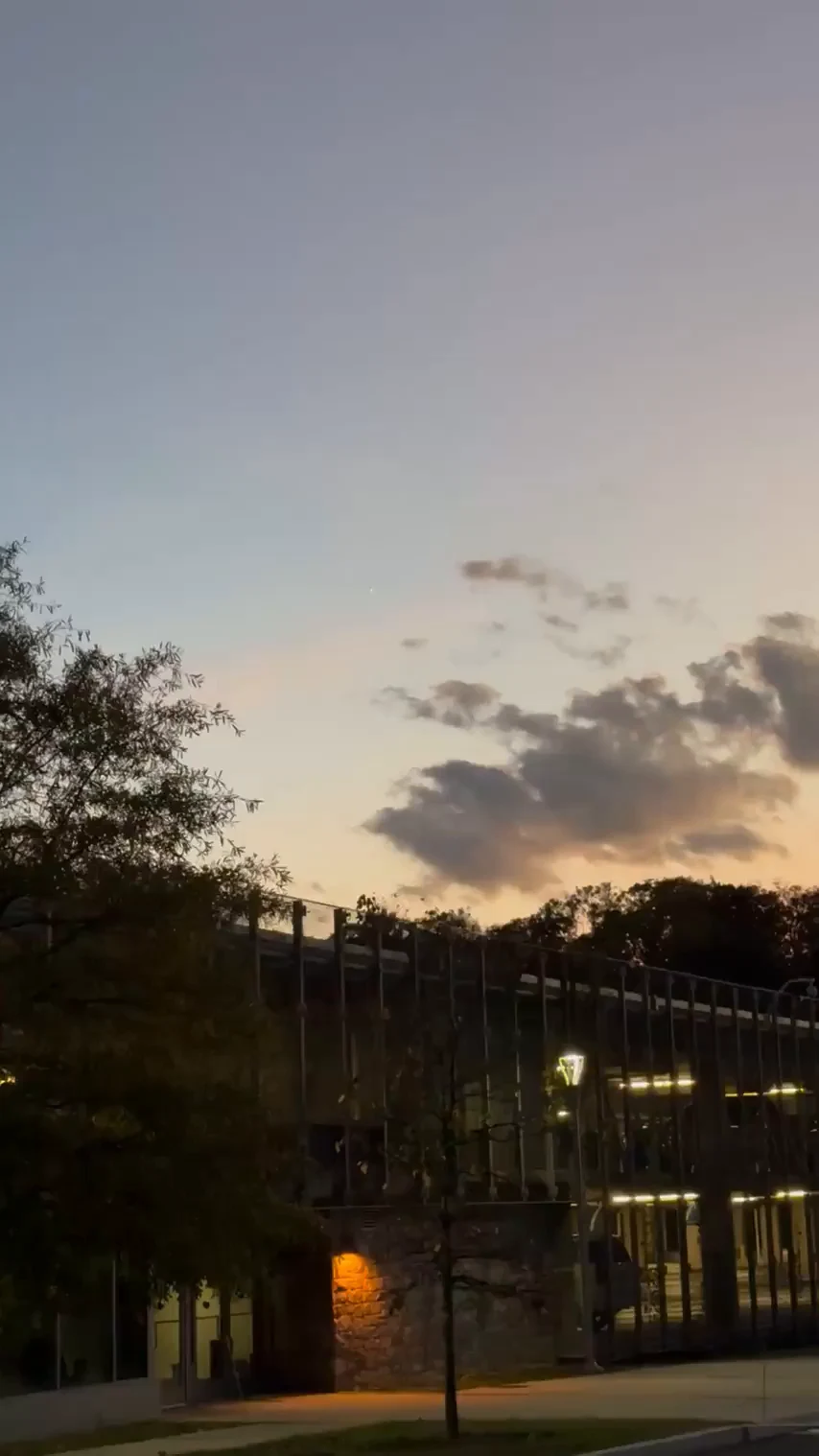 Possible UAP i seen in Washington, D.C | Scrolller