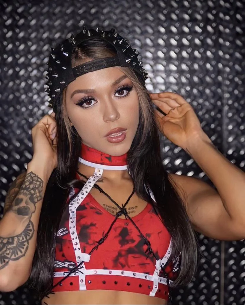 Cora Jade | Scrolller