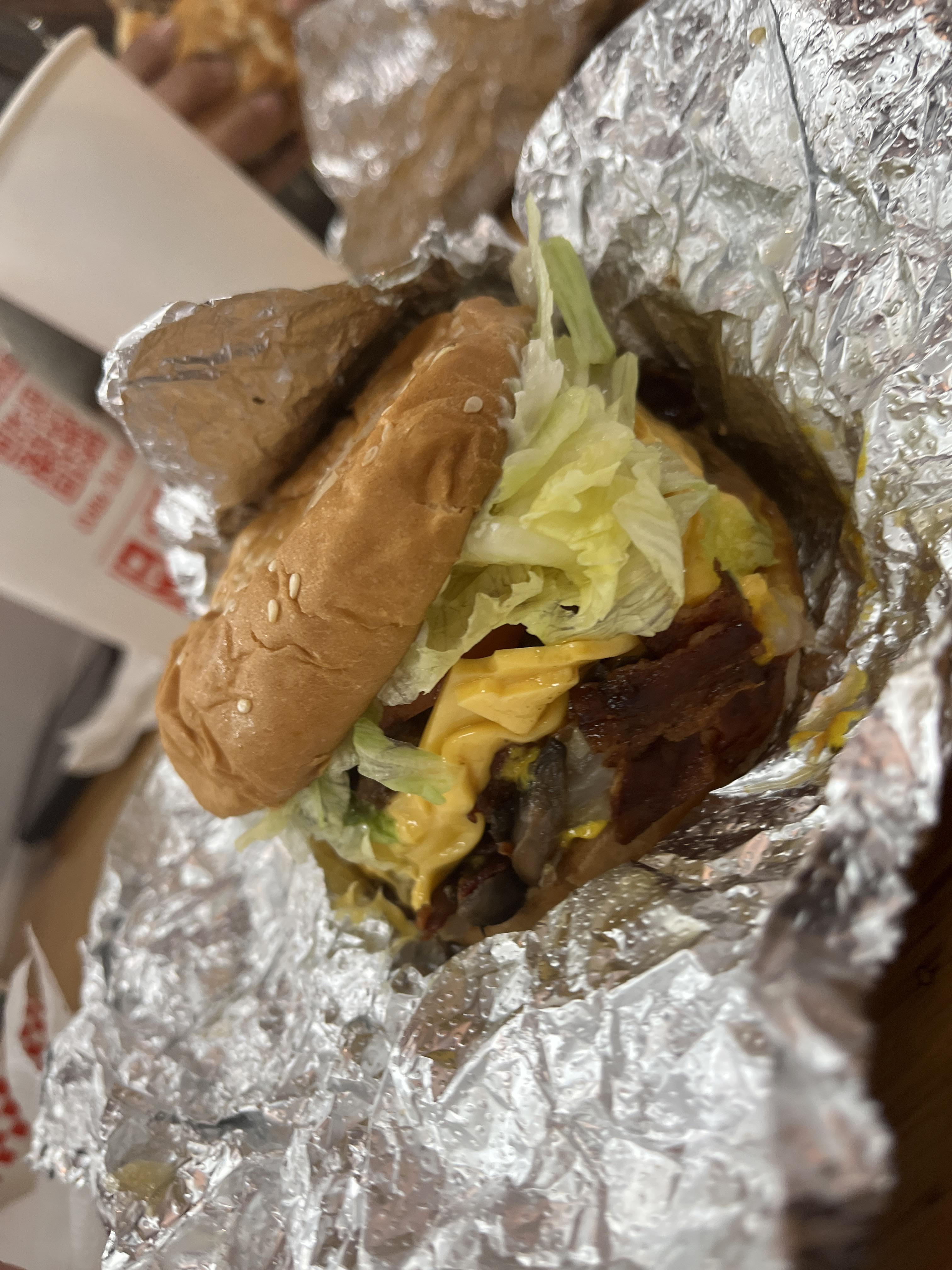 Five Guys Bacon Cheeseburger | Scrolller