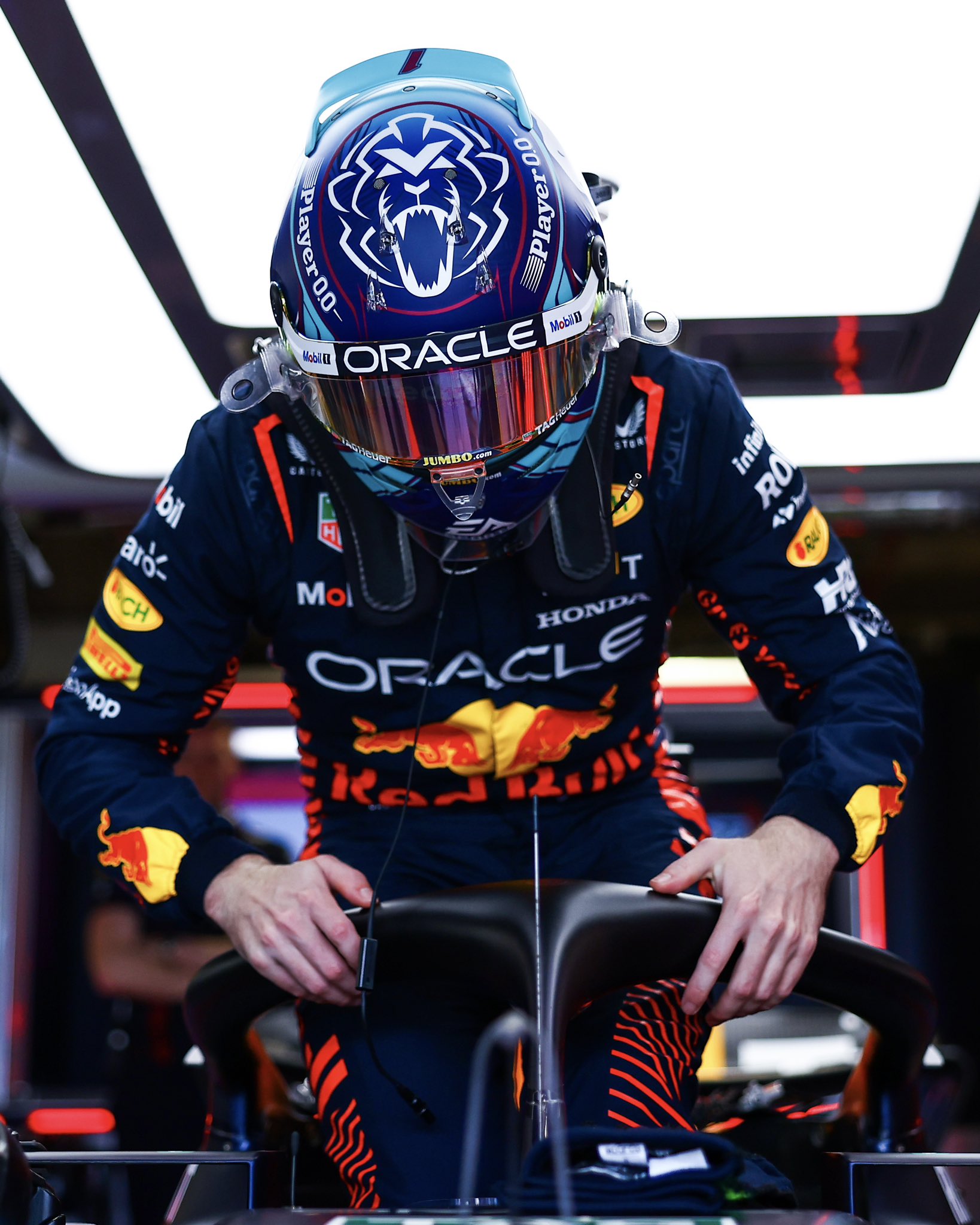 Max Verstappen | Red Bull Racing | Miami FP1 2023 [ 1638 x 2048 ] | Scrolller