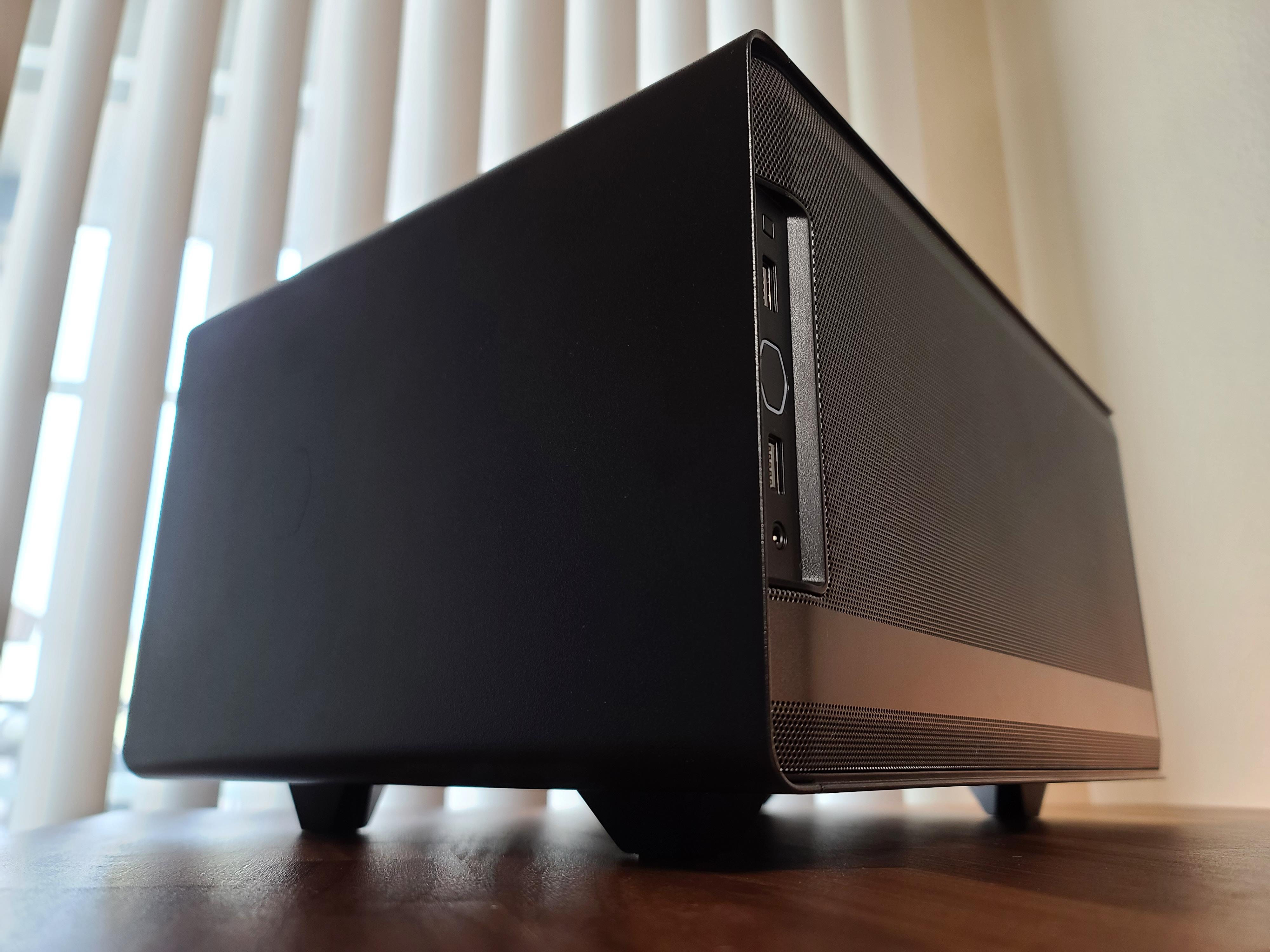 NR200 - Horizontal Config | Scrolller