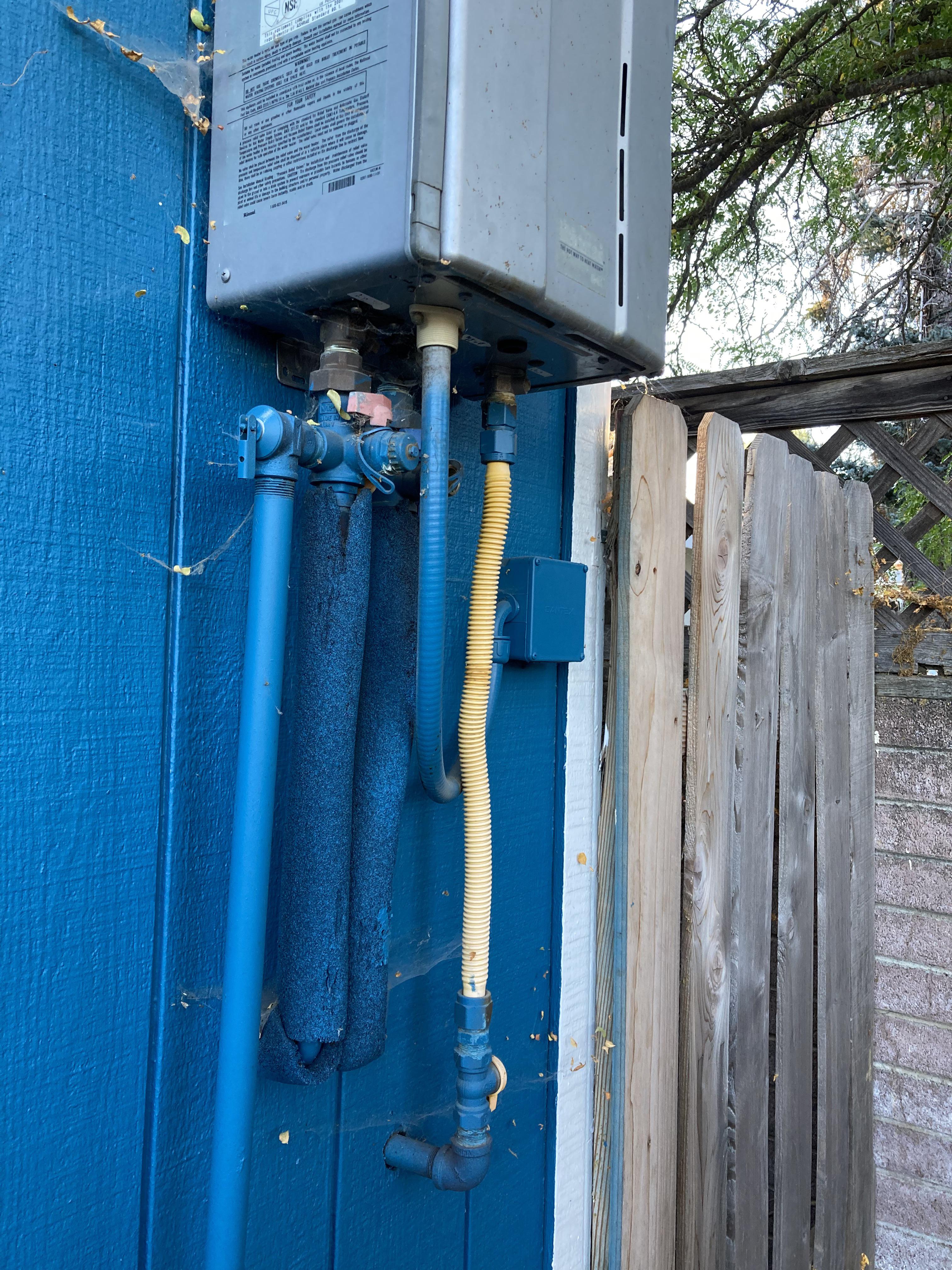 Help? I had a plumber say he came but said my hot water was turned off | Scrolller