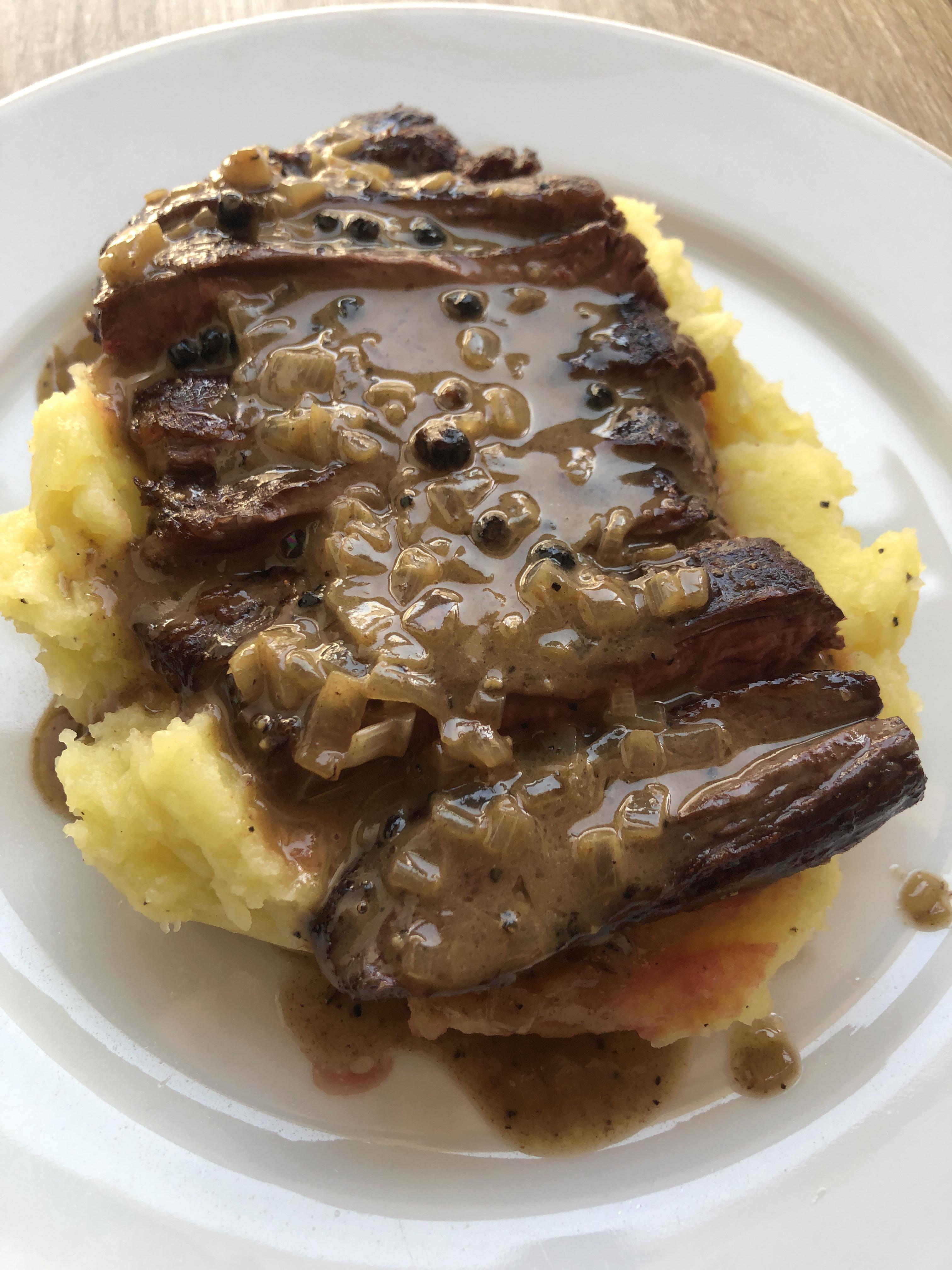 [Homemade] Steak au poivre, mashed potatoes | Scrolller