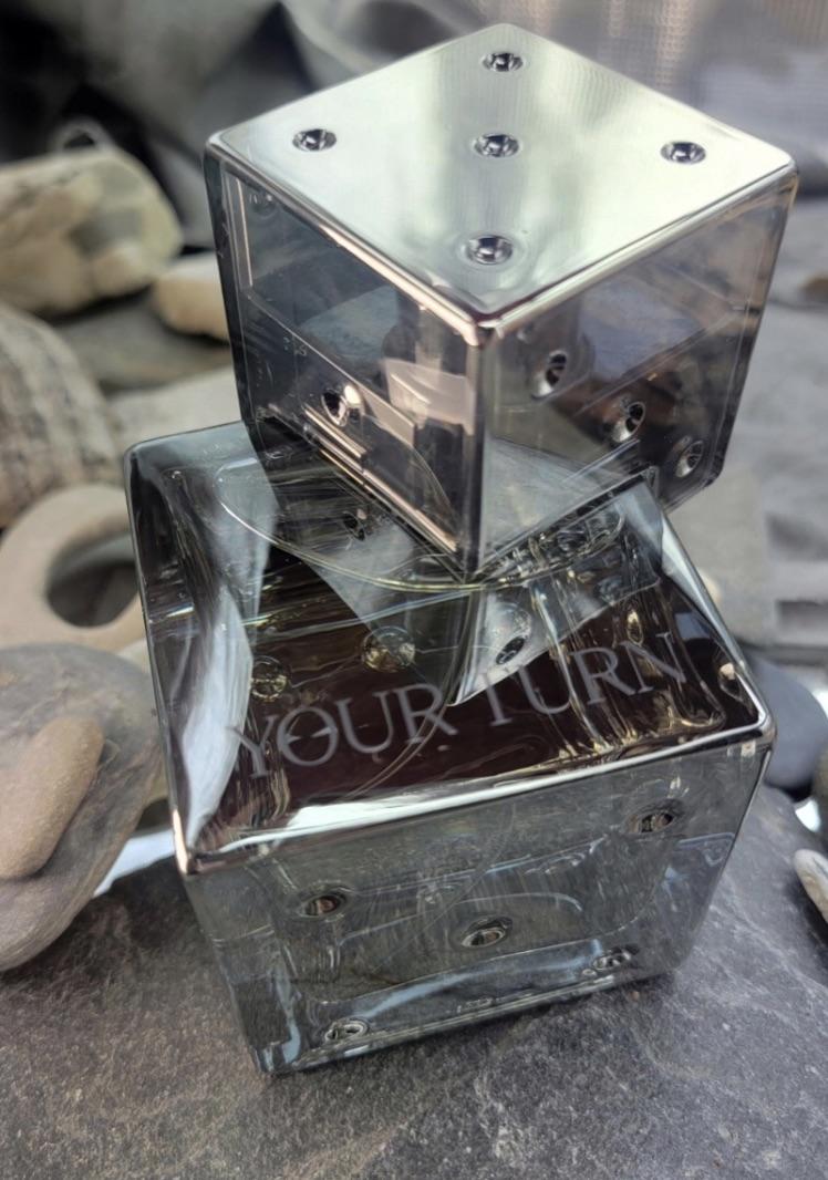 My perfume finally came in! | Scrolller