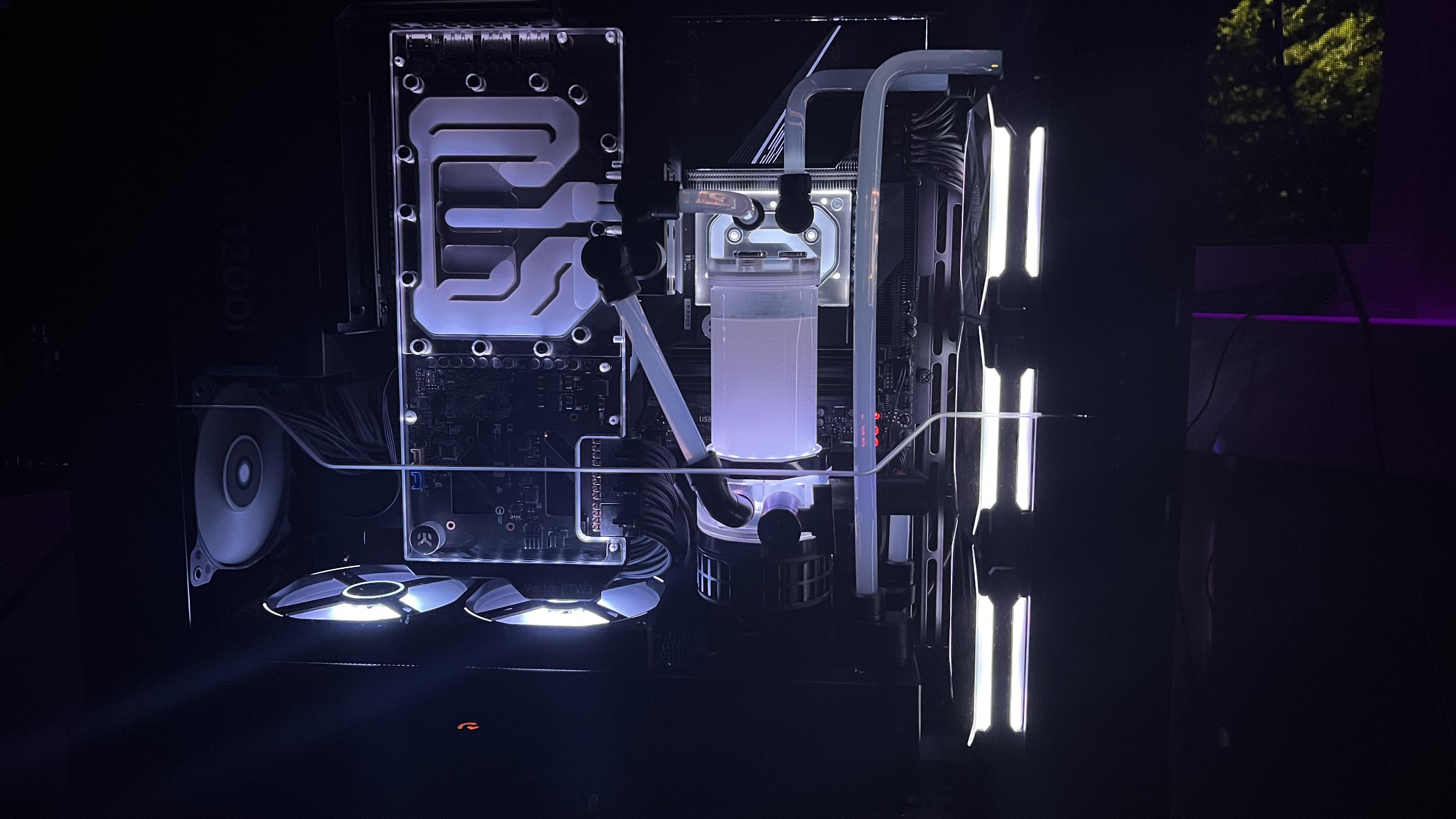 Wow, what a challenge! First Loop: Lian Li Odyssey X / 3080 Ti / 12700K | Scrolller