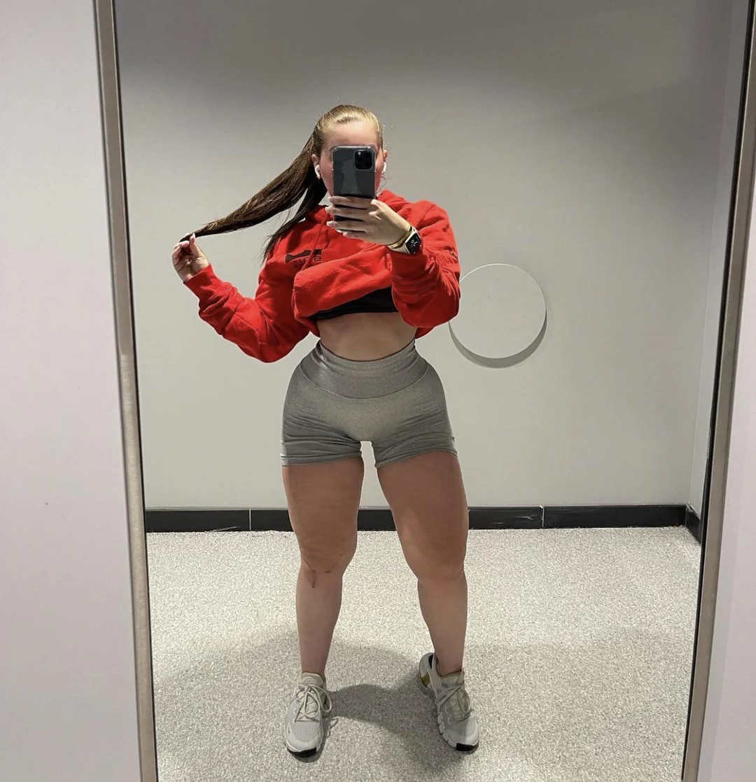 Quads poping out | Scrolller