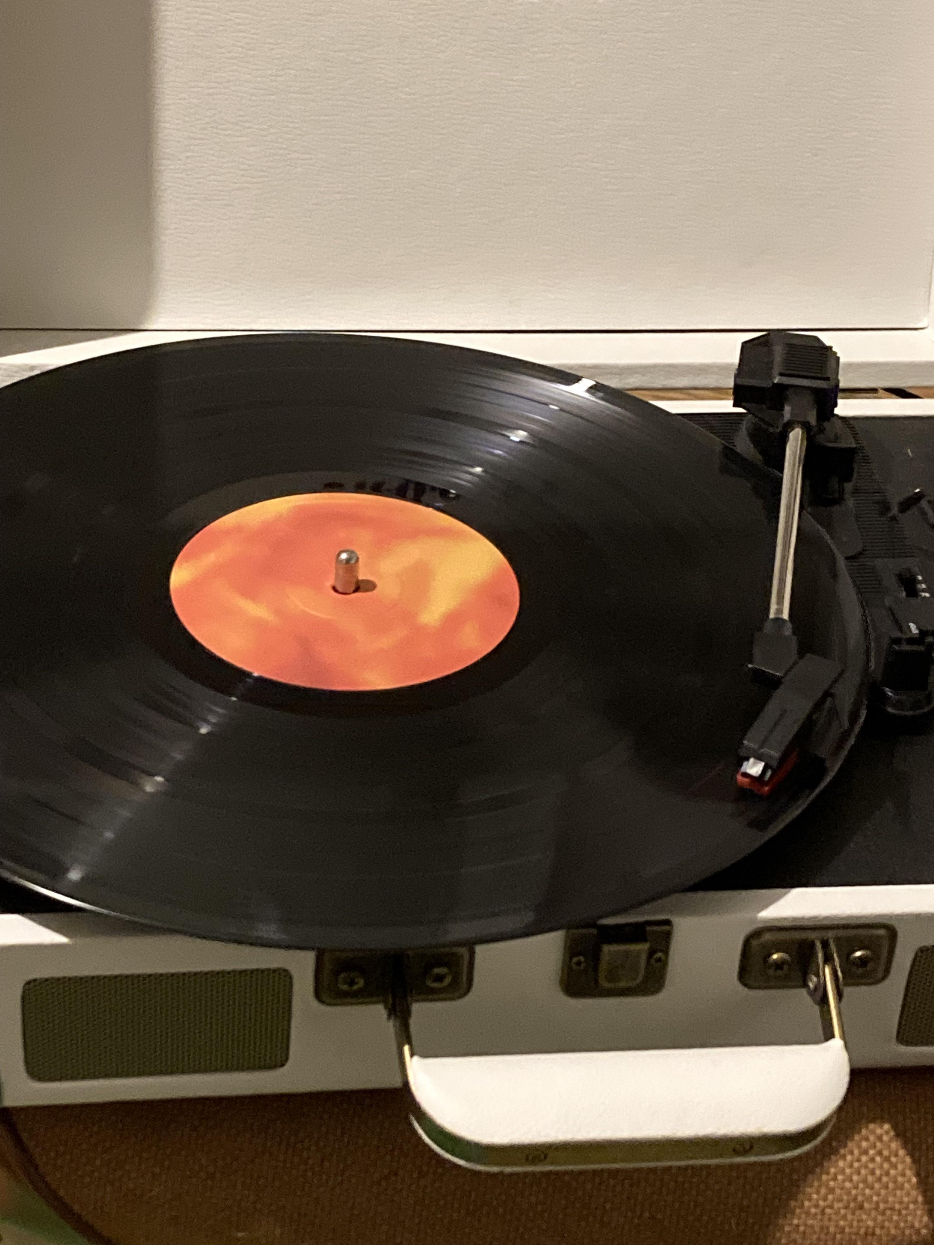 vinyl baby🎸🎸 | Scrolller