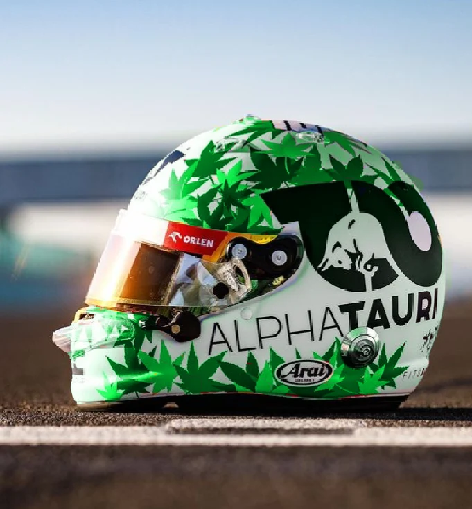 Yuki Tsunoda's 2023 Helmet [updated] | Scrolller