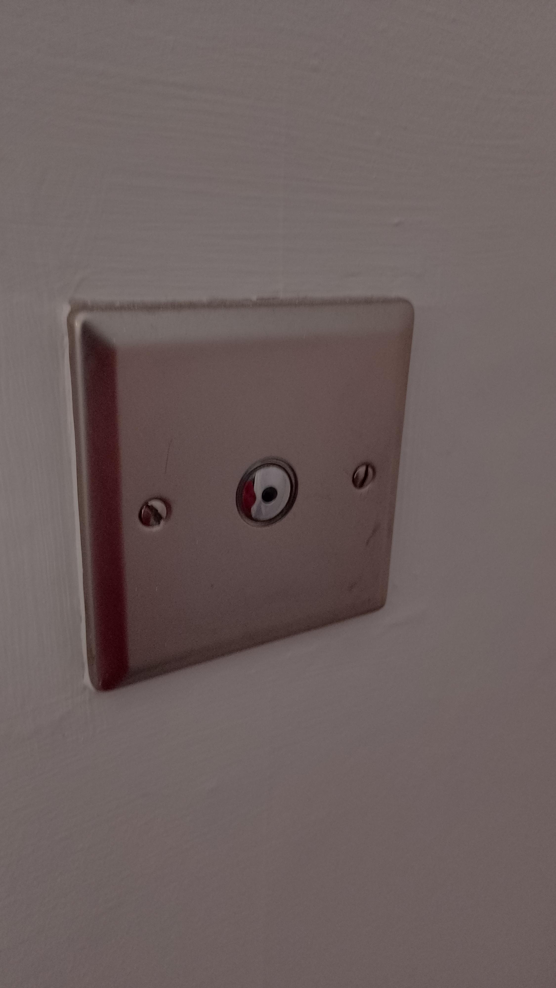 What is this light switch | Scrolller