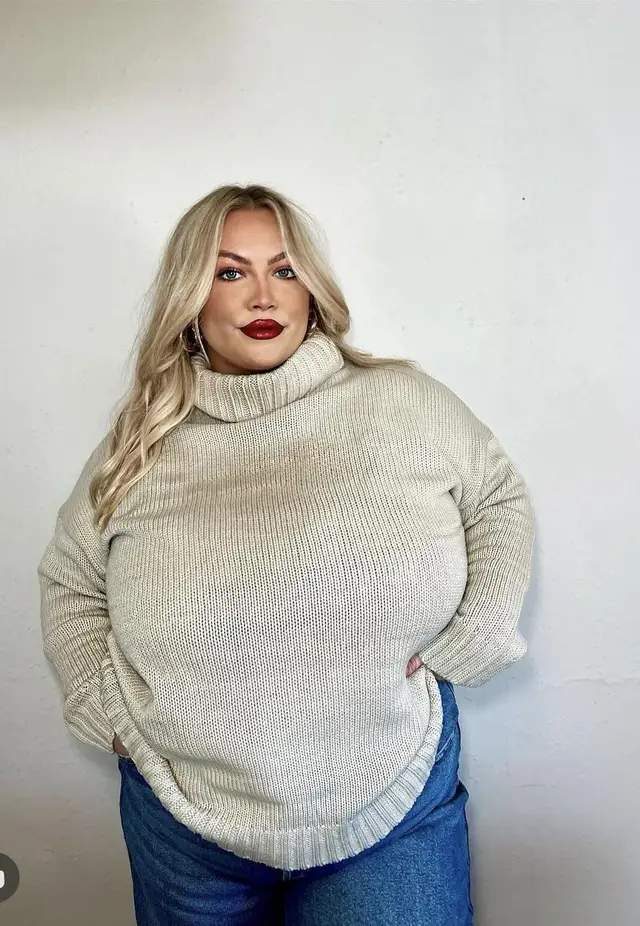 Sweater meat | Scrolller