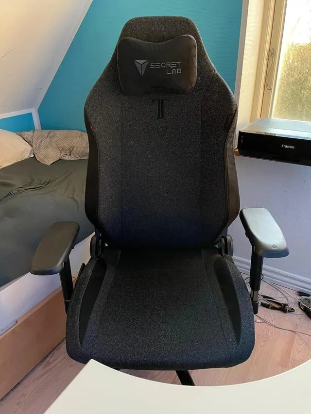 #secretlab Finally a new chair | Scrolller