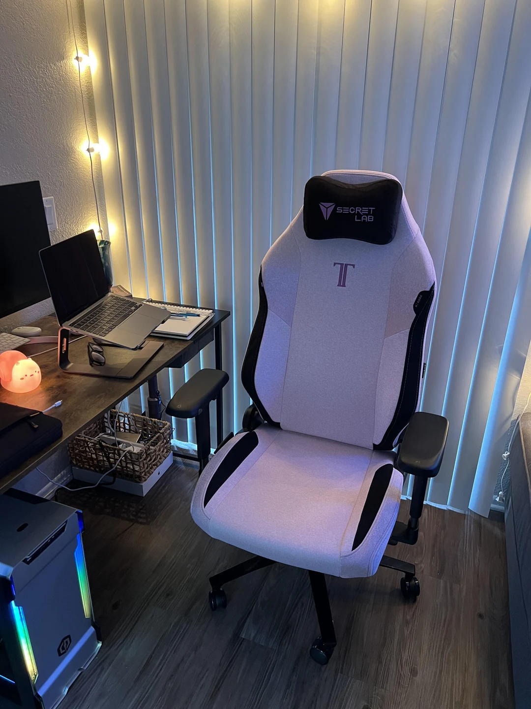 My new 22 Titan Evo WFH set up 🥹🩷 #secretlab | Scrolller