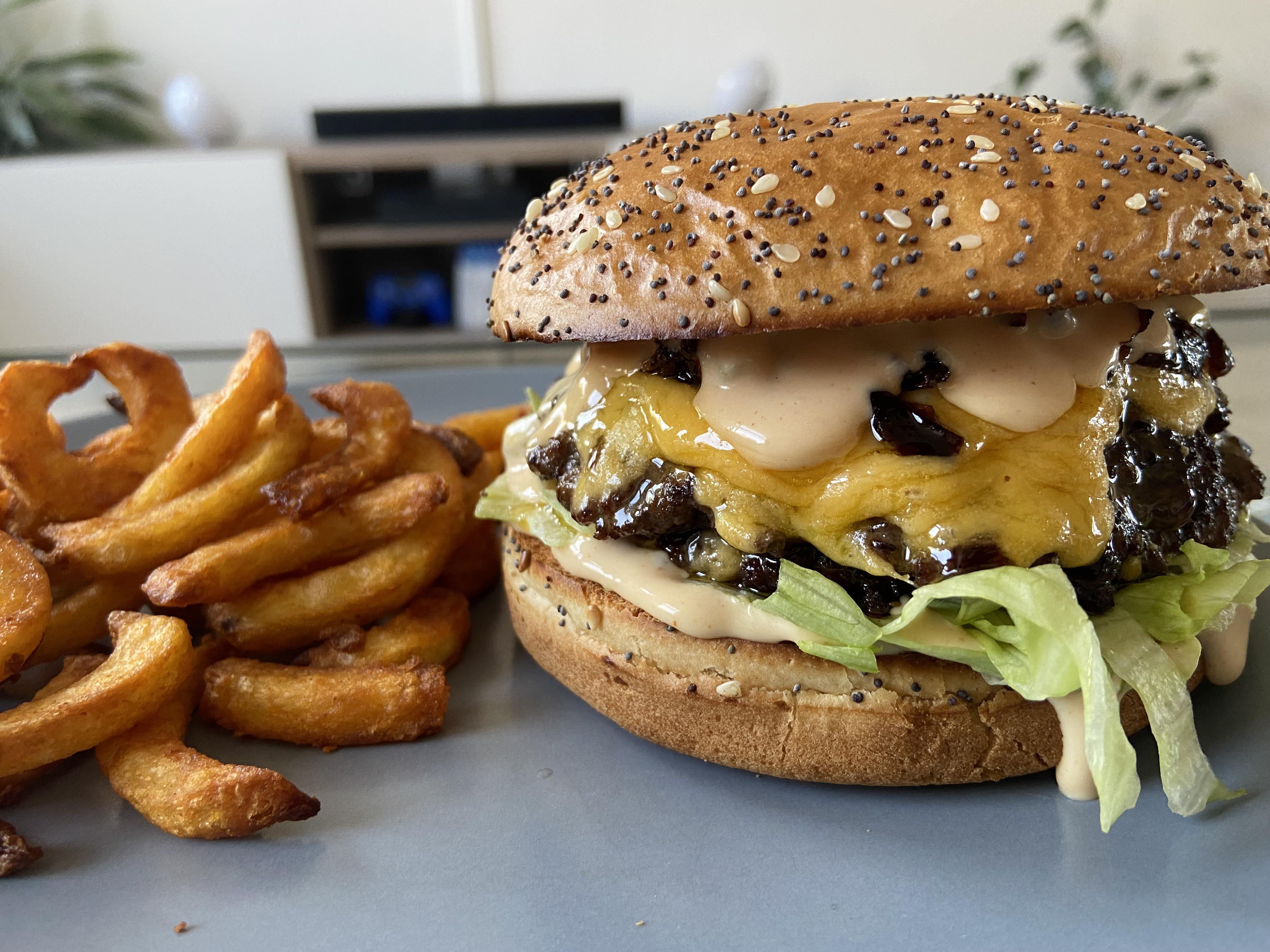 Made a double smash cheeseburger | Scrolller